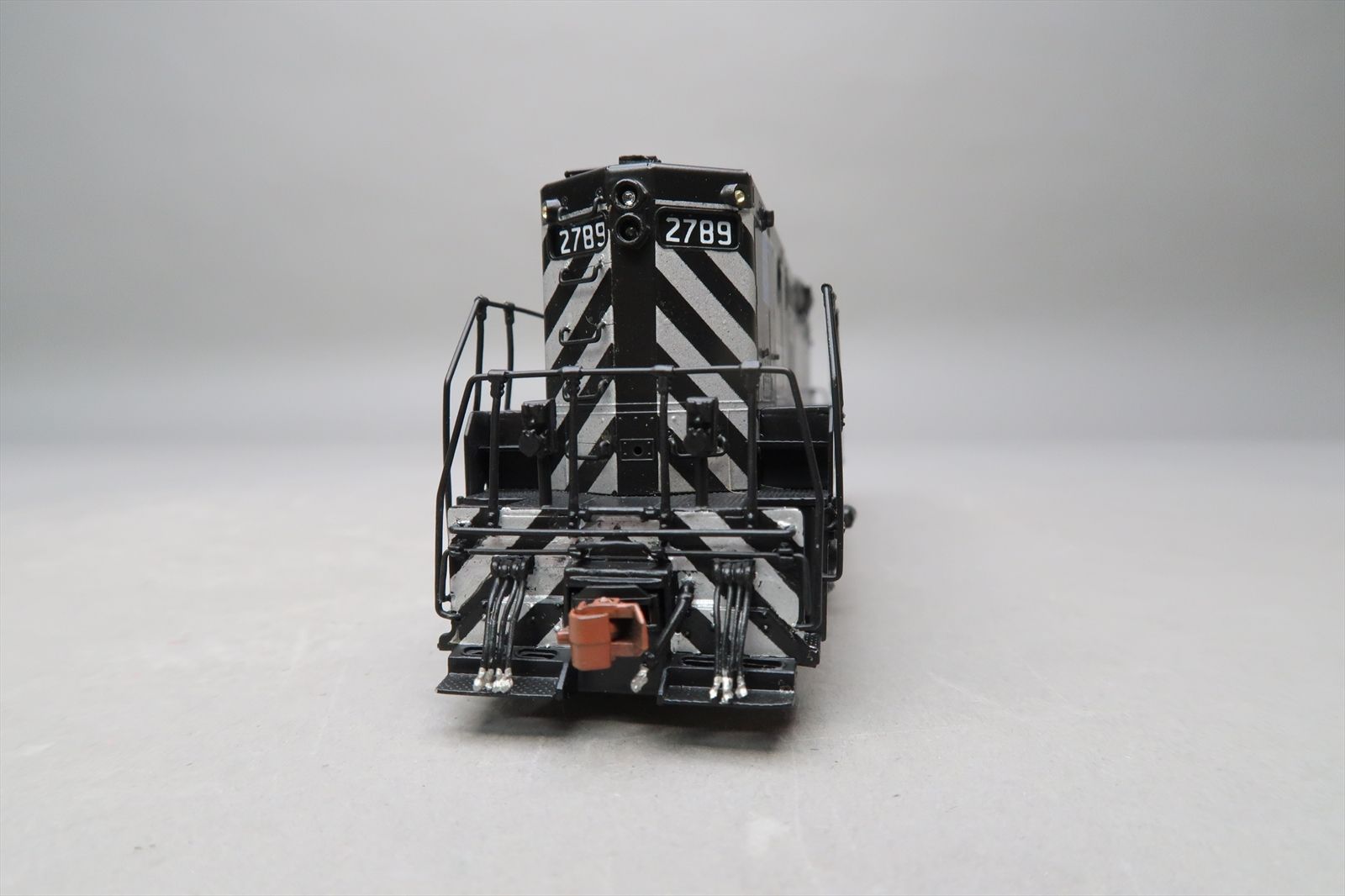 HO Brass Model - OMI 5622 AT&SF Santa Fe GP7 GP7B Phase II Zebra Stripe ...