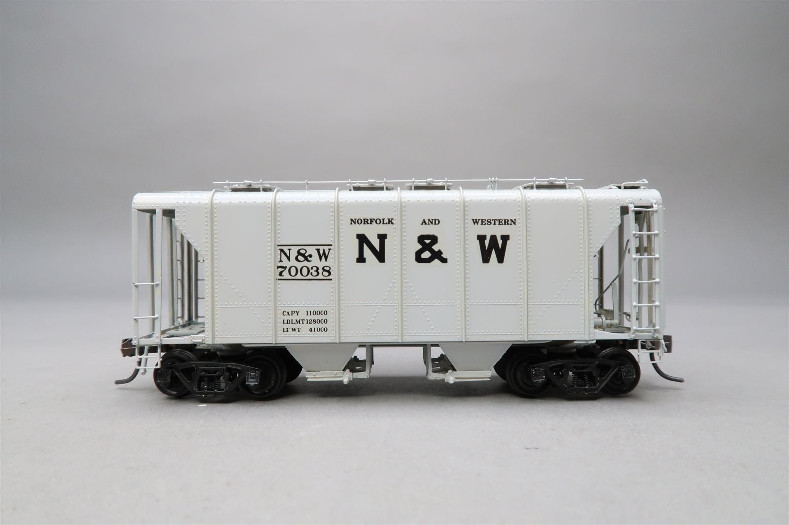 HO Brass Model - OMI 1390 B&O as N&W Norfolk & Western Covered Hopper ...