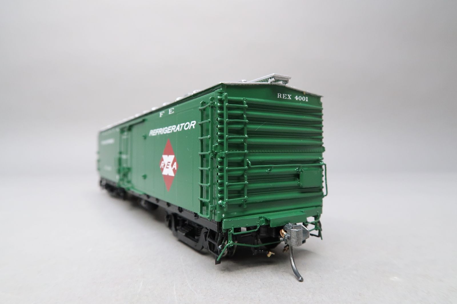 HO Brass Model - TCY 1418.2 AT&SF Santa Fe REA Express Car Reefer Circa ...