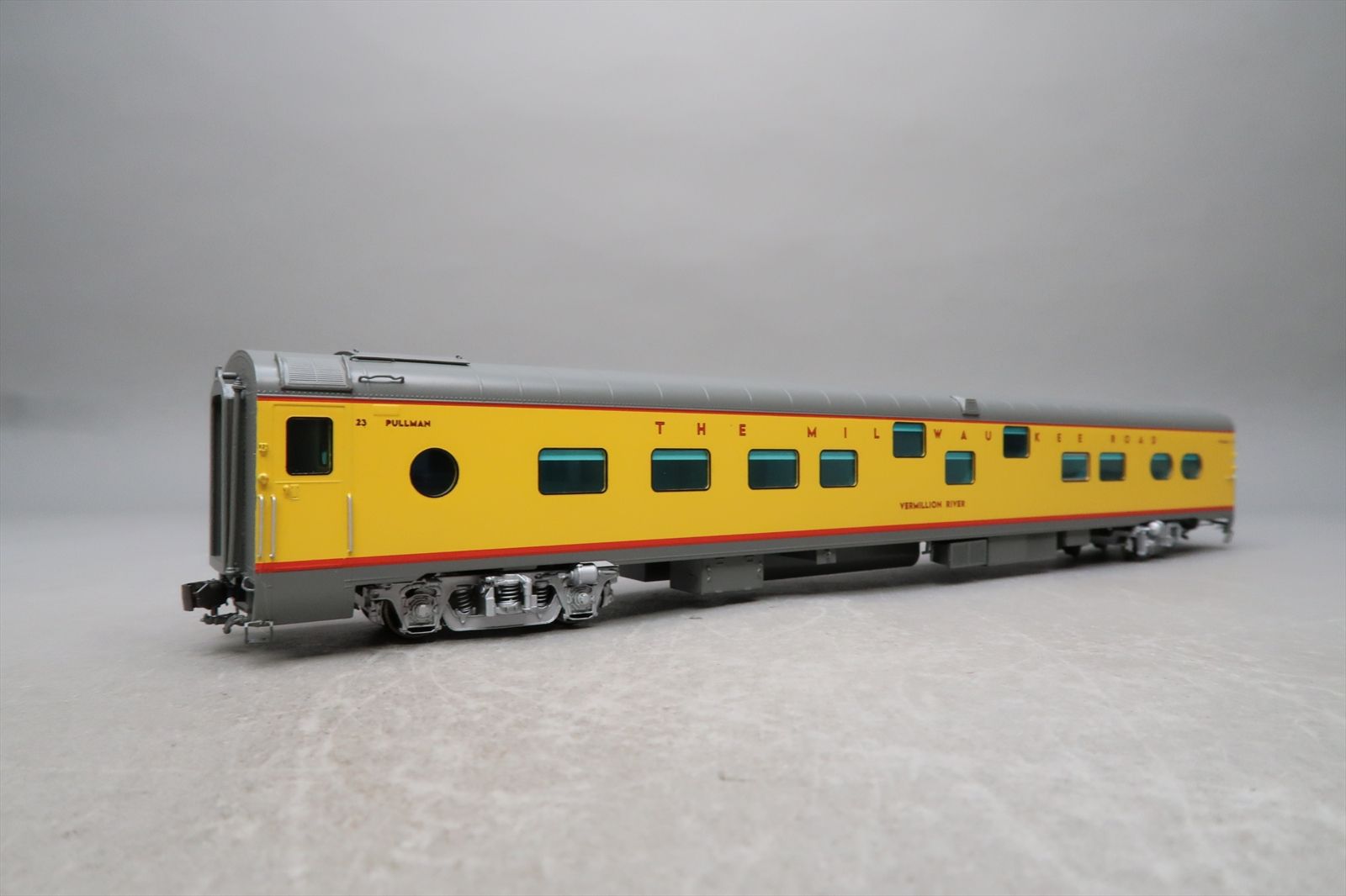 HO Brass Model - RWC MILW18M Milwaukee Road 8-6-4 Sleeper 1957 Scheme ...
