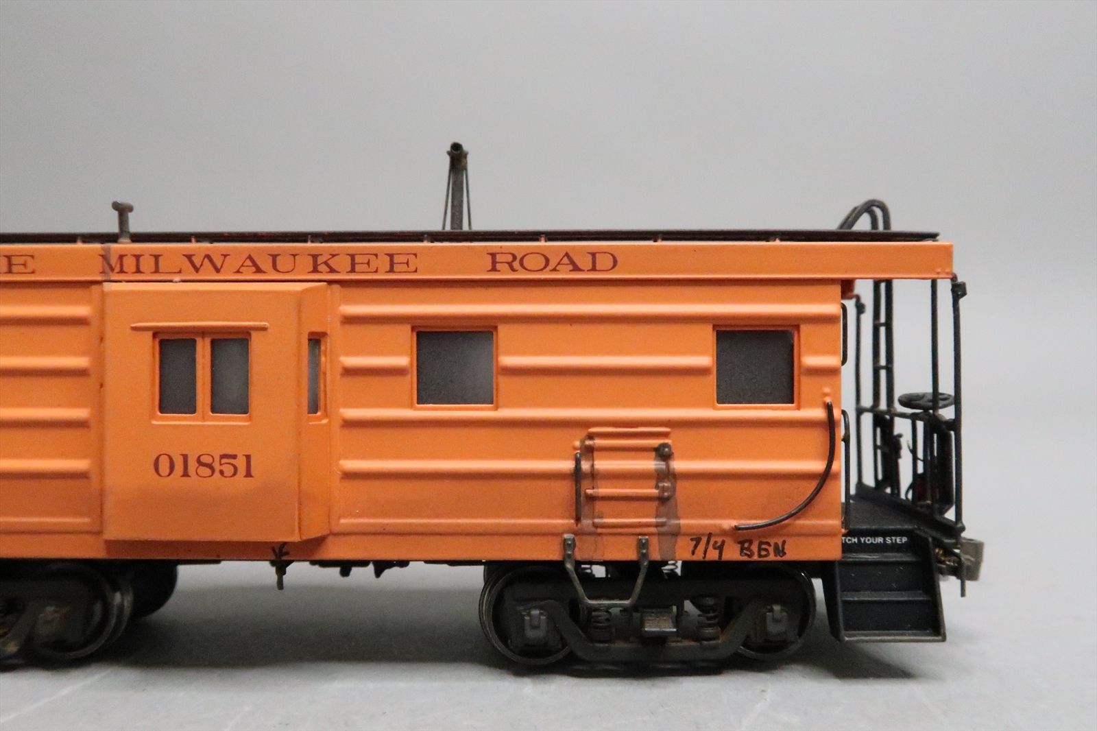 HO Brass Model - OMI 3987.1 Milwaukee Rib Ribbed Side Caboose B-W Bay ...