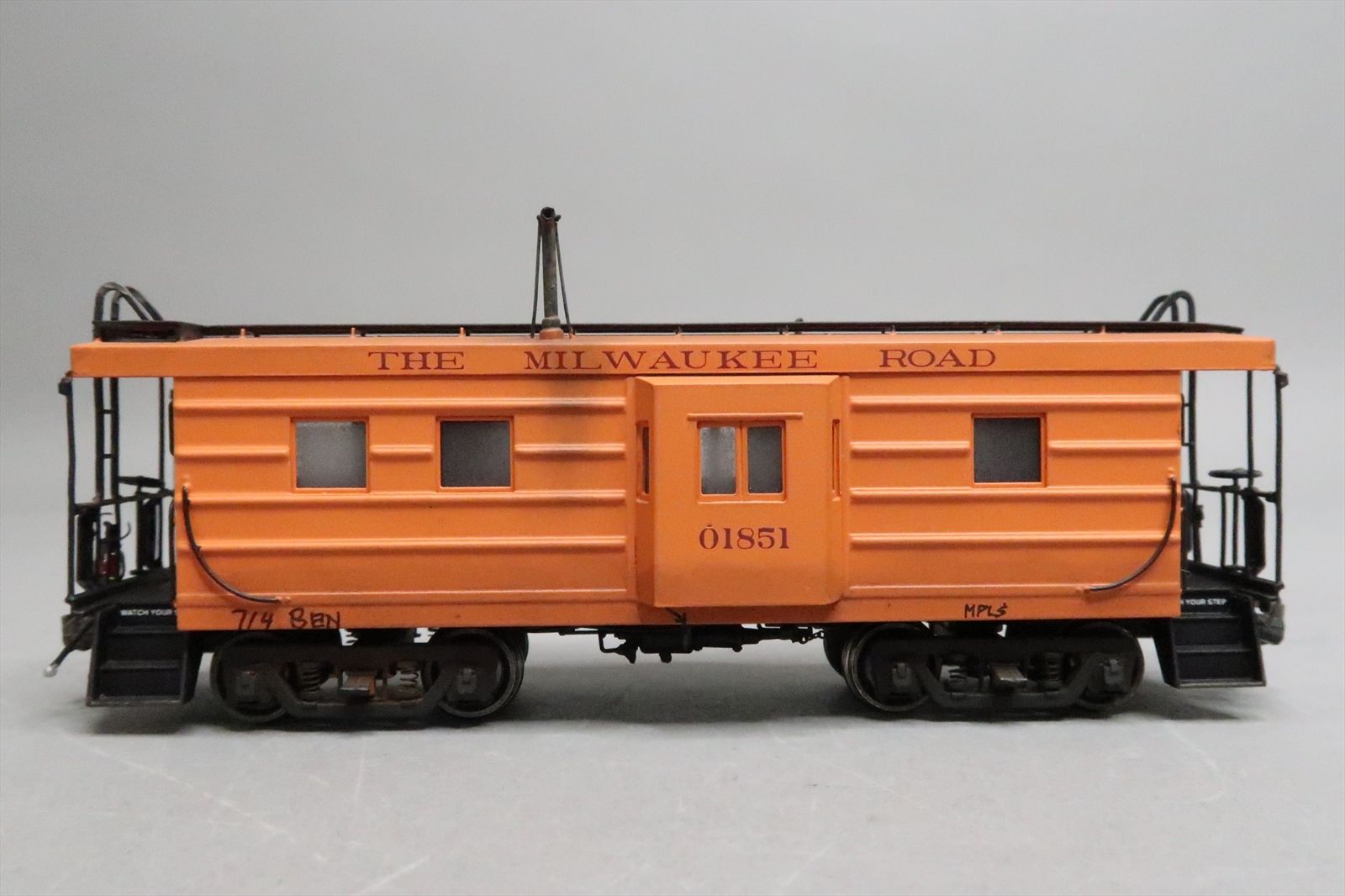 HO Brass Model - OMI 3987.1 Milwaukee Rib Ribbed Side Caboose B-W Bay ...