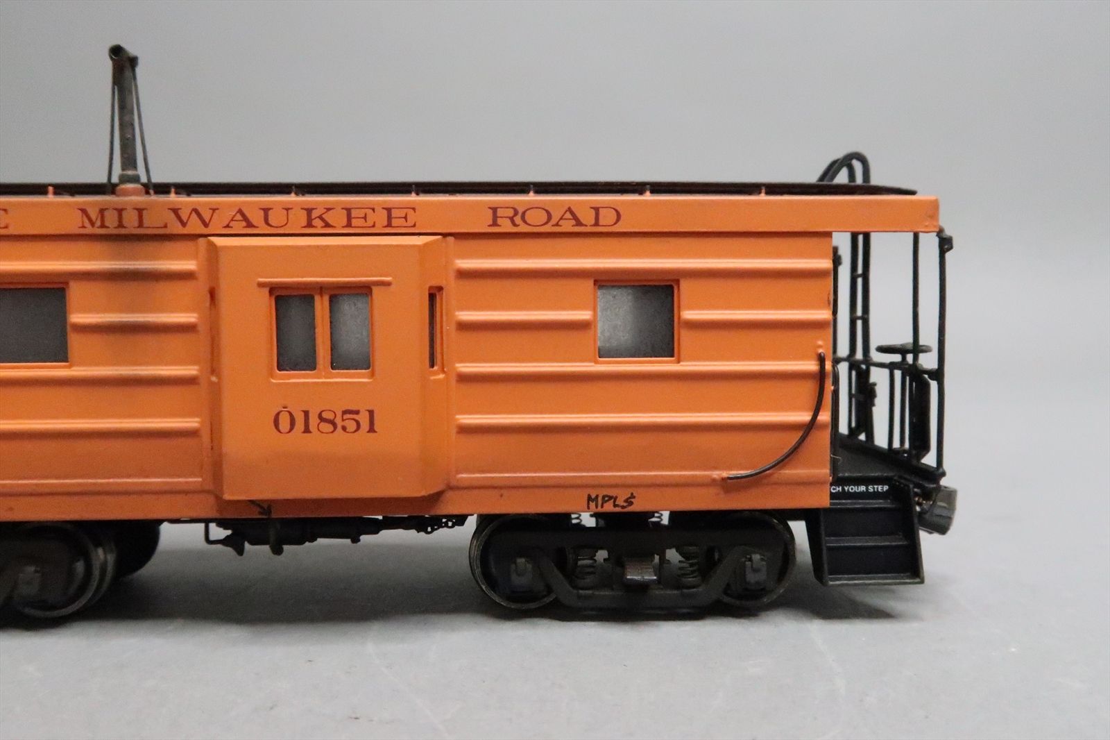 HO Brass Model - OMI 3987.1 Milwaukee Rib Ribbed Side Caboose B-W Bay ...