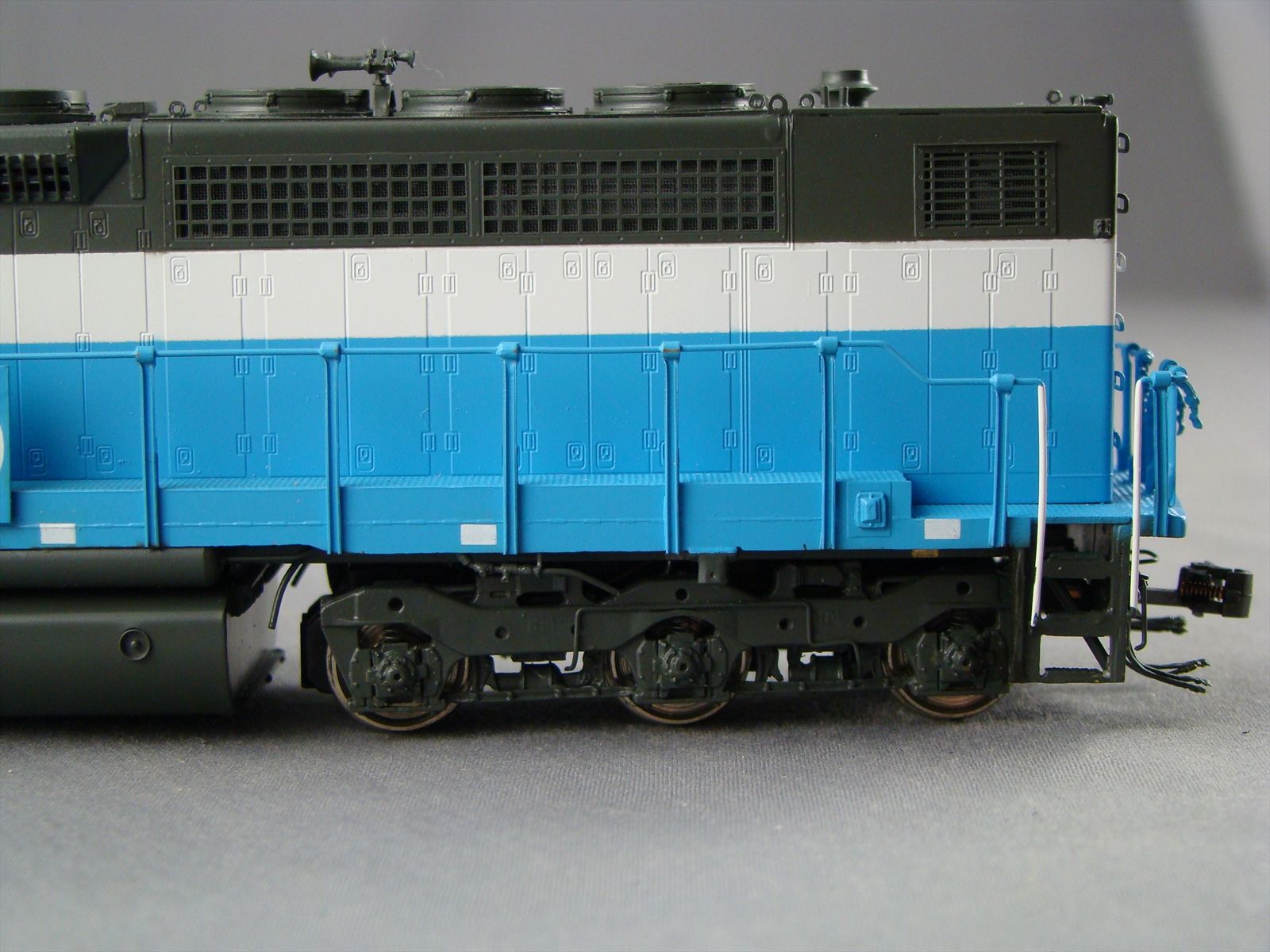 HO OMI GN Great Northern SDP40 #324 Sky Blue