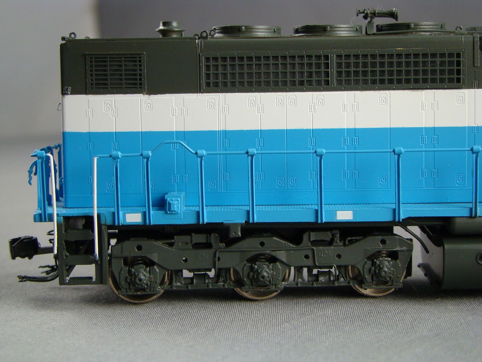 HO OMI GN Great Northern SDP40 #324 Sky Blue