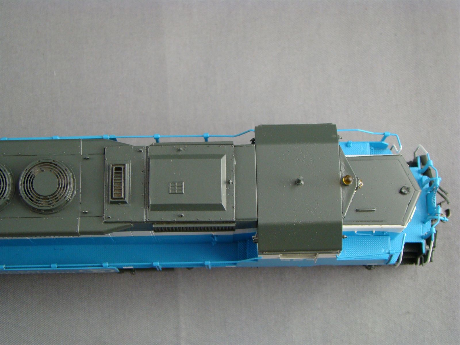 HO OMI GN Great Northern SDP40 #324 Sky Blue