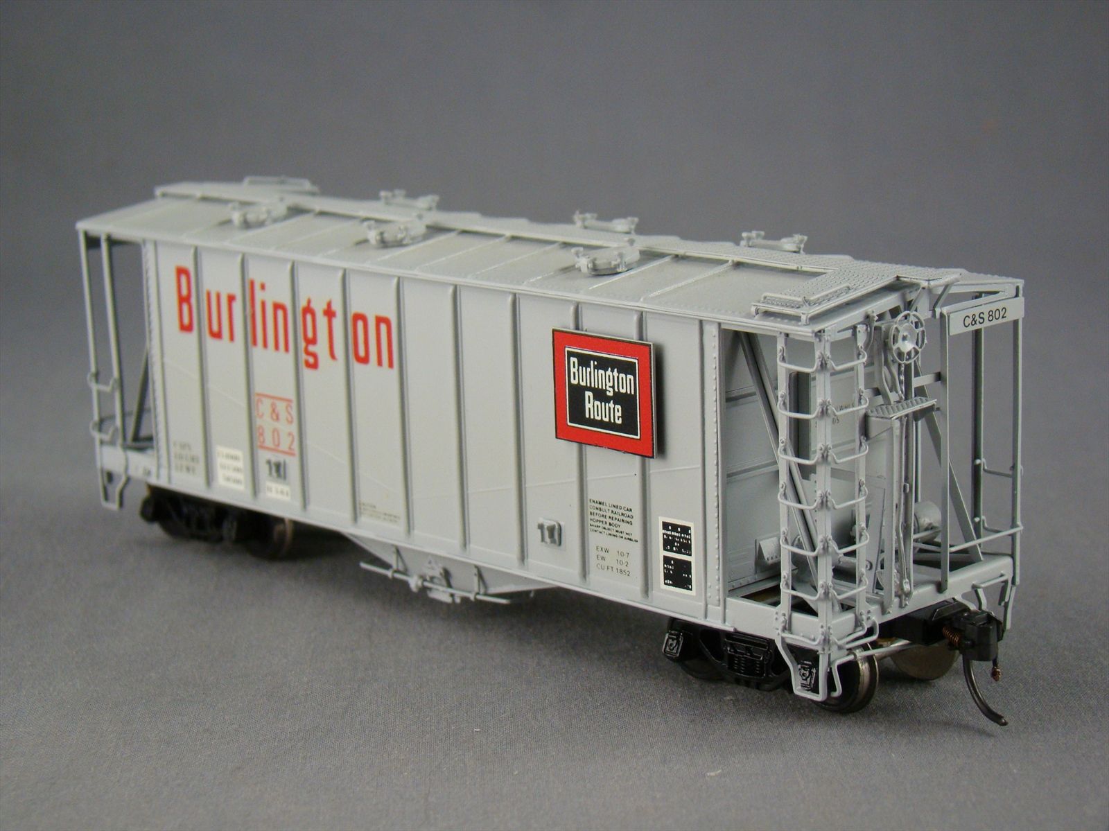 HO OMI CB&Q Airslide Covered Hopper #802