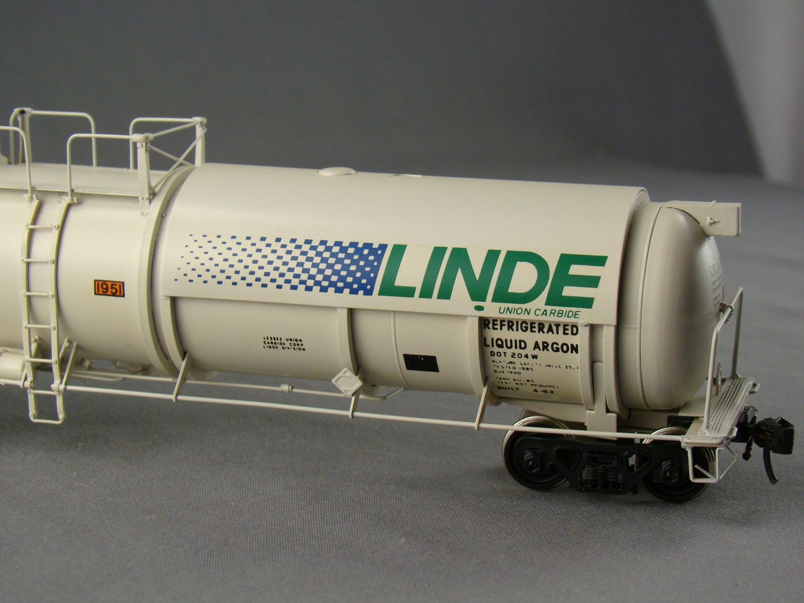HO OMI LINDE 61' Liquid Arrgon Tank Car #80017