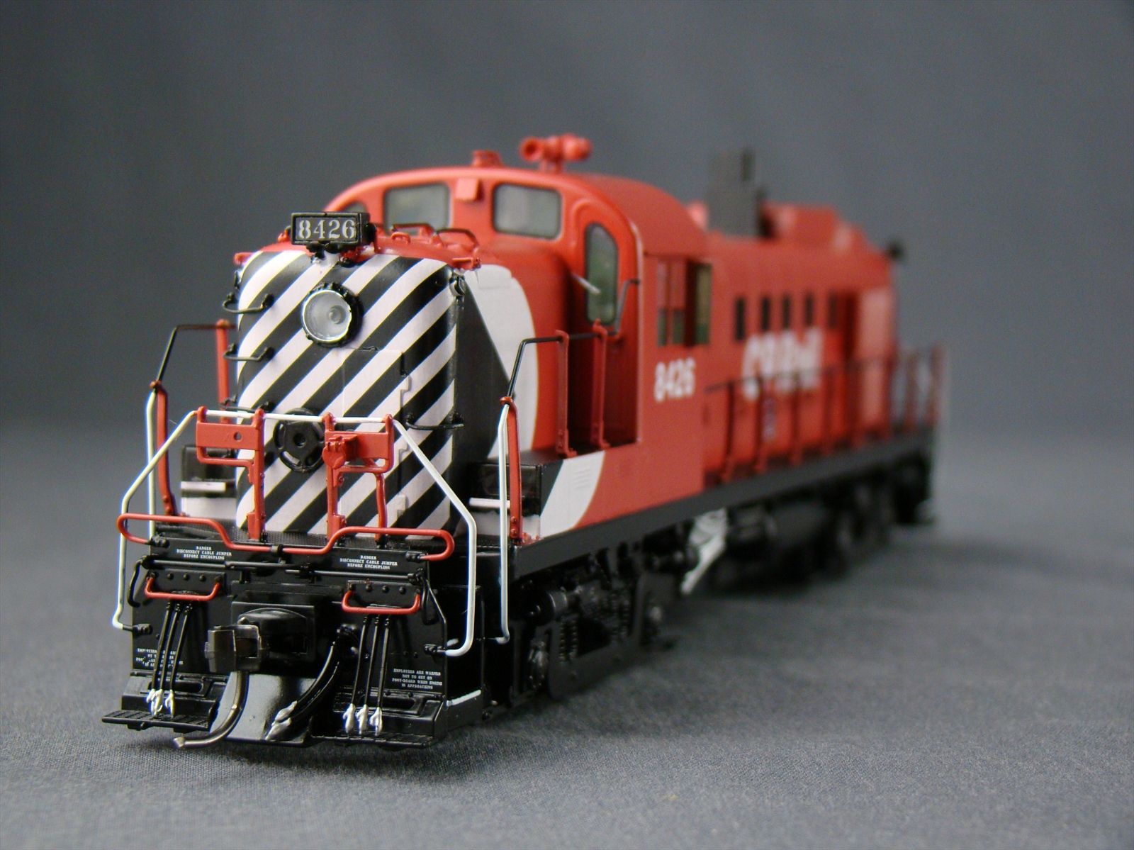 HO OMI CP Canadian Pacific ALCO MLW RS-3 #8426 DCC/DC