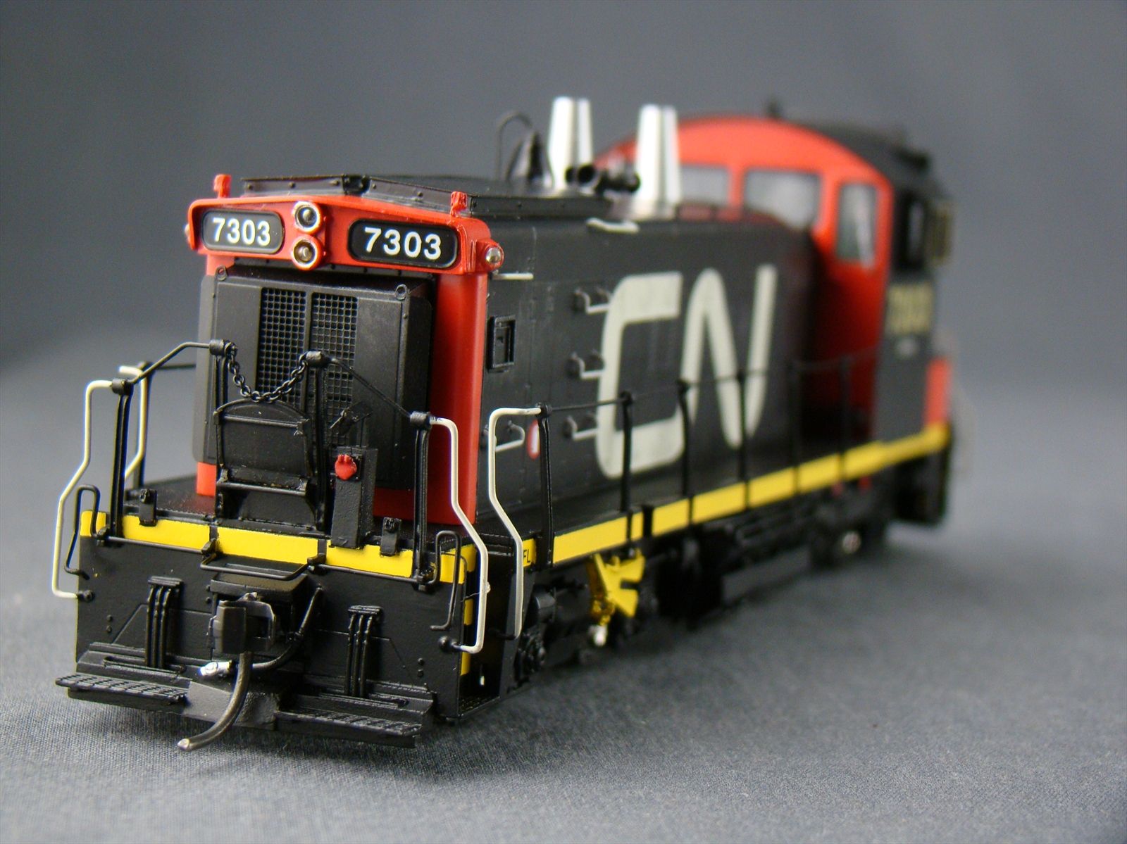 HO OMI CNR Canadian National SW1200RS #7303