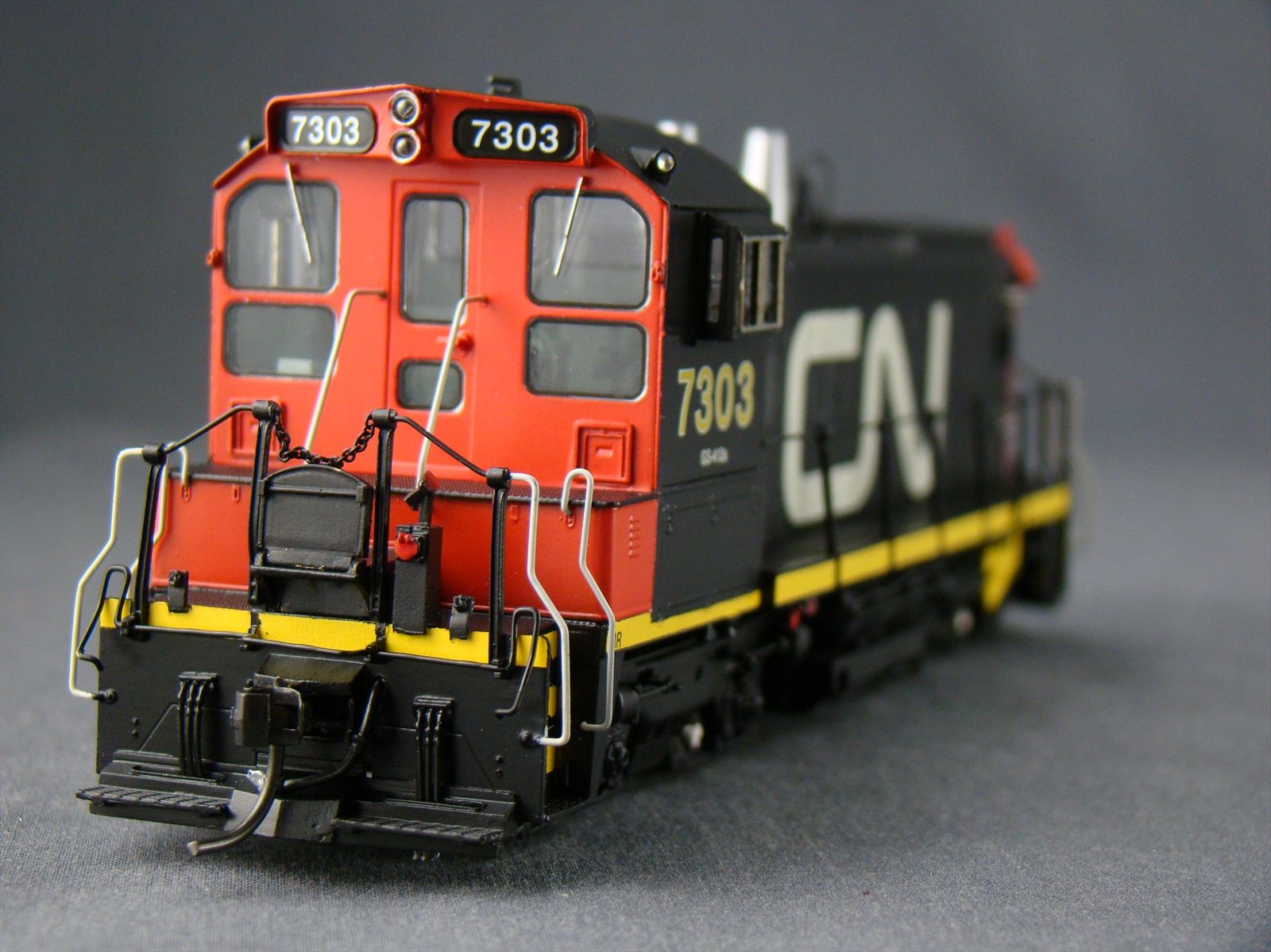 HO OMI CNR Canadian National SW1200RS #7303
