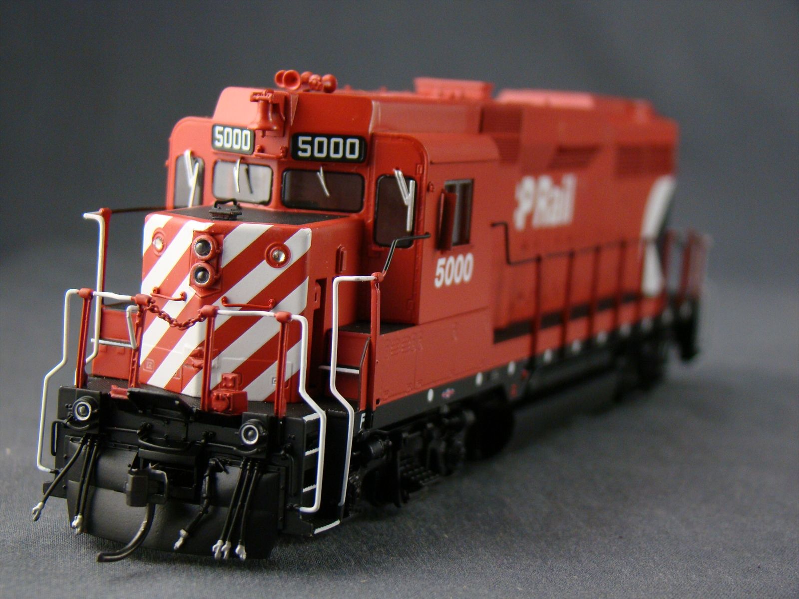 HO OMI CPR Canadian Pacific GP30 #5000