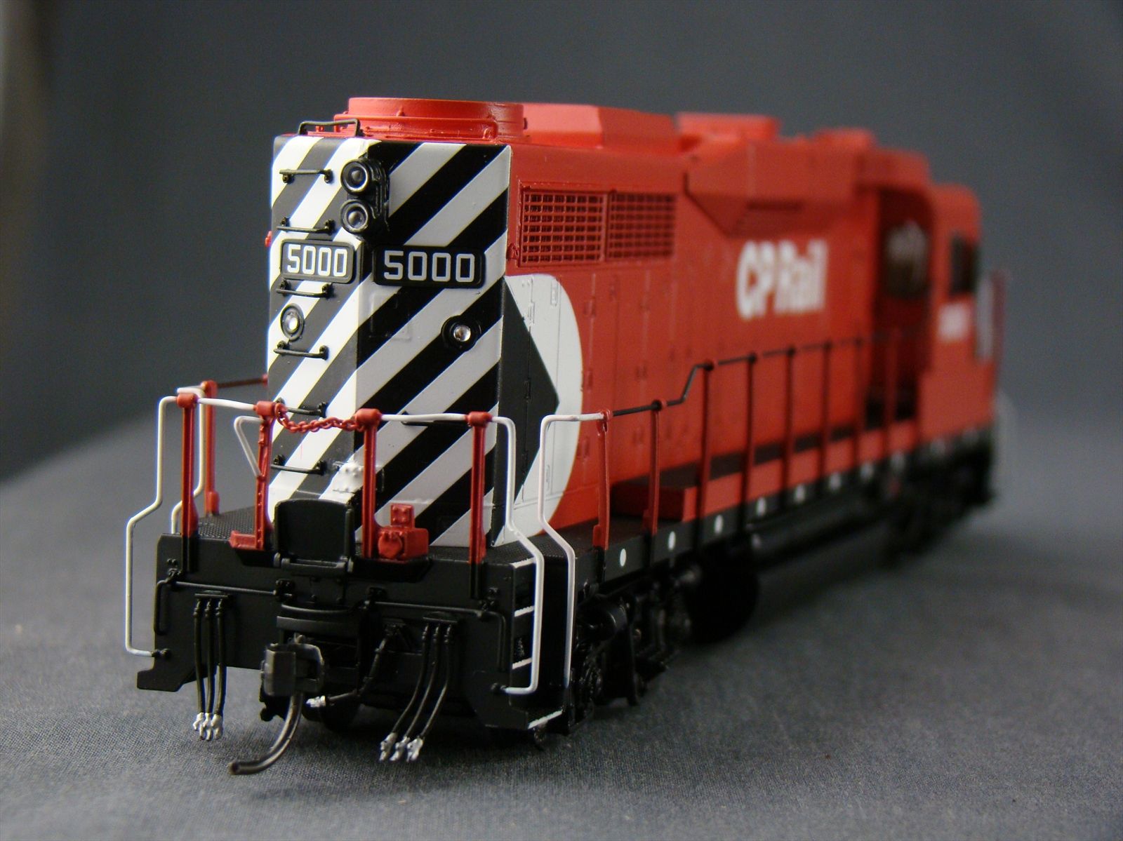 HO OMI CPR Canadian Pacific GP30 #5000