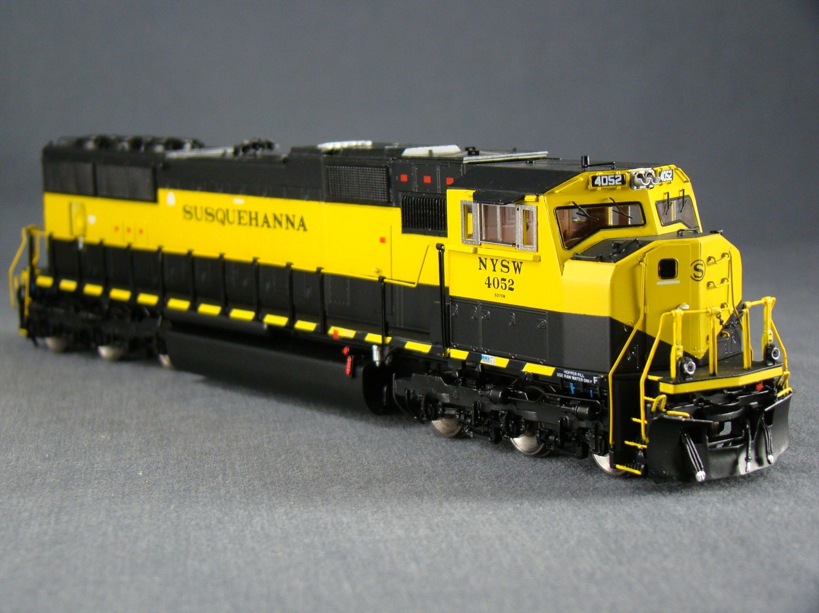 HO OMI NYS&W Susquehanna SD70M #4052