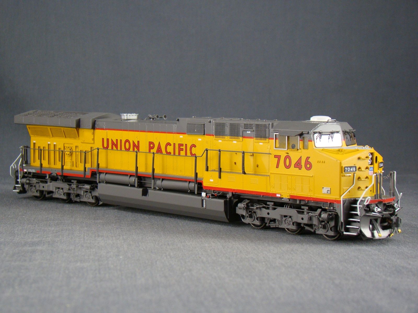 HO OMI UP Union Pacific AC4400CW #7046