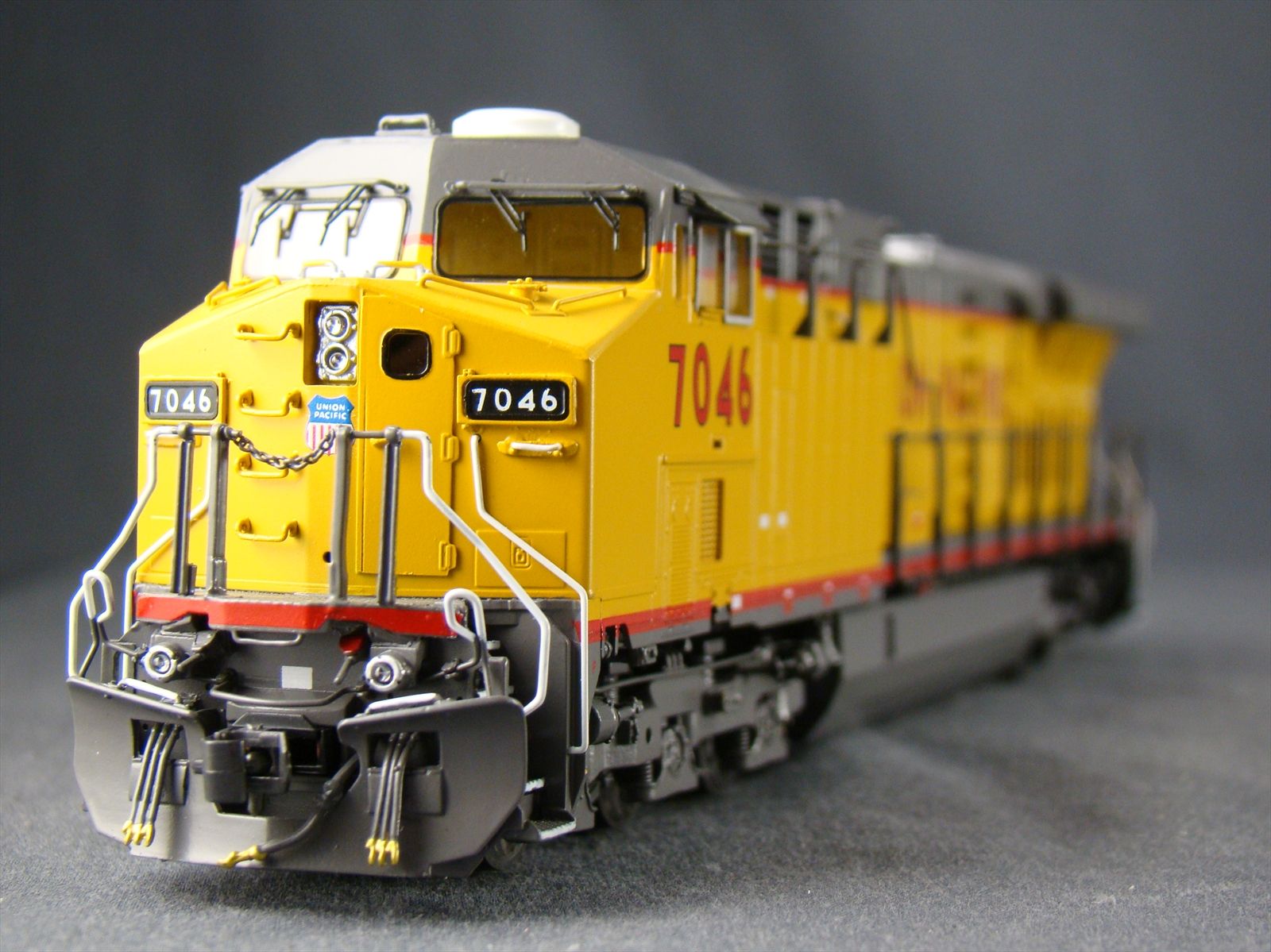 HO OMI UP Union Pacific AC4400CW #7046