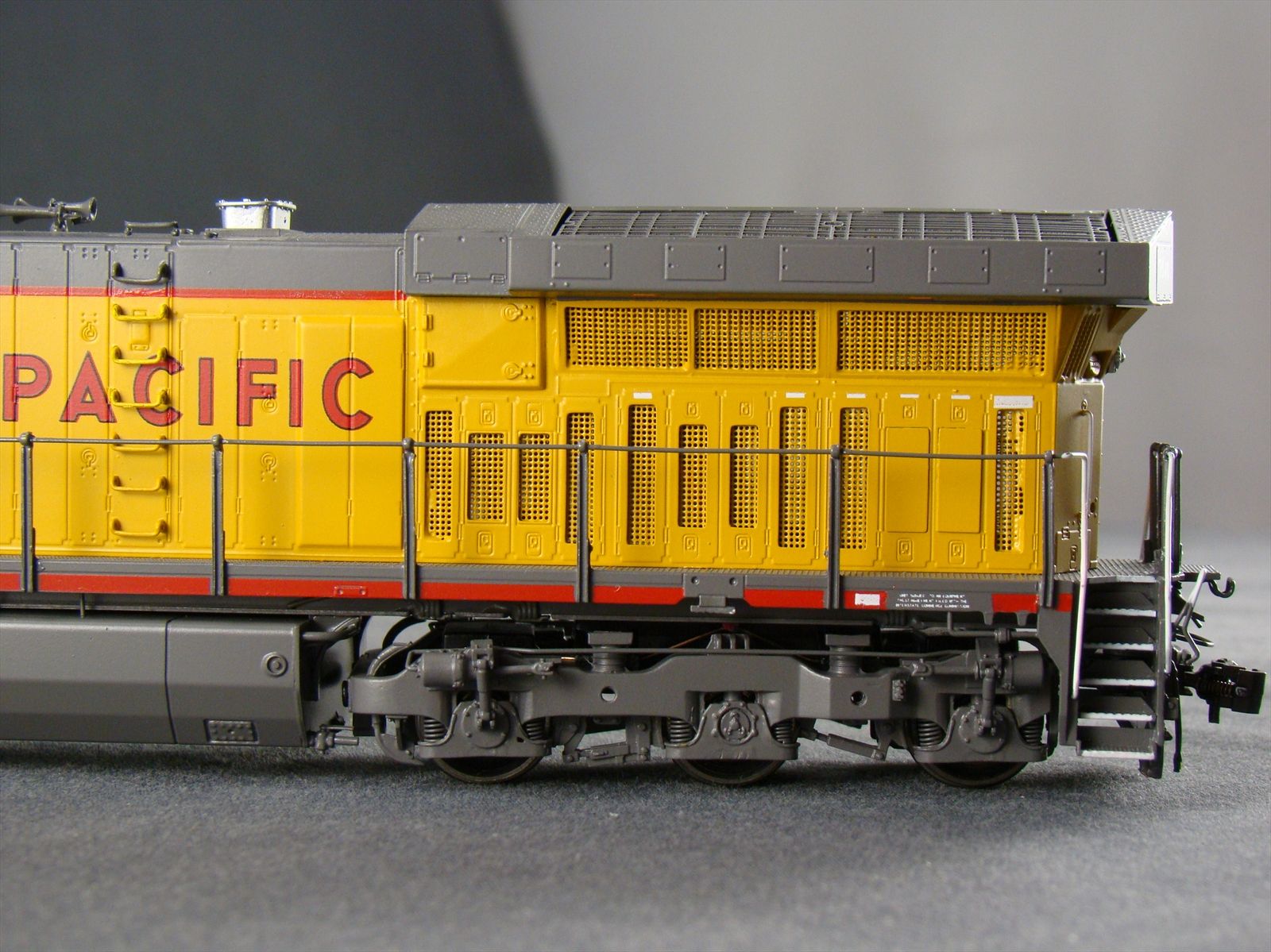 HO OMI UP Union Pacific AC4400CW #7046