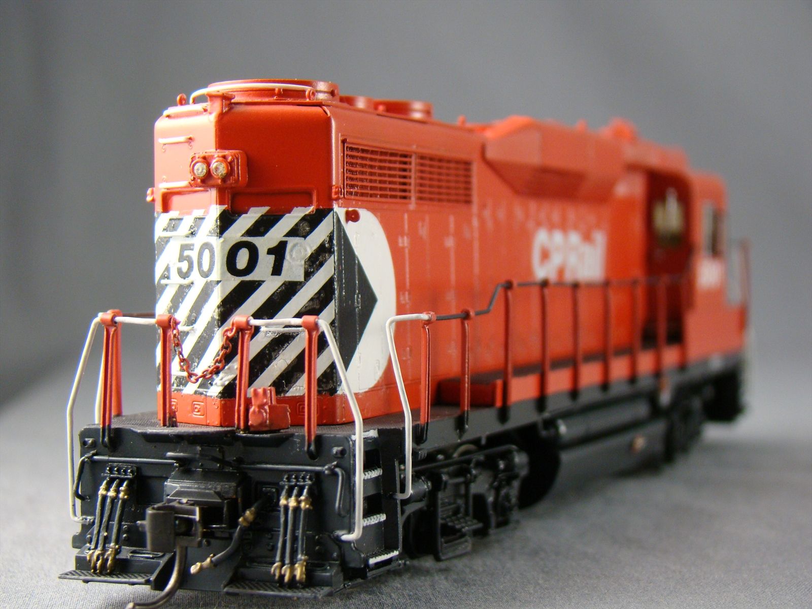 HO OMI CPR Canadian Pacific GP30 Phase II #5001 Custom