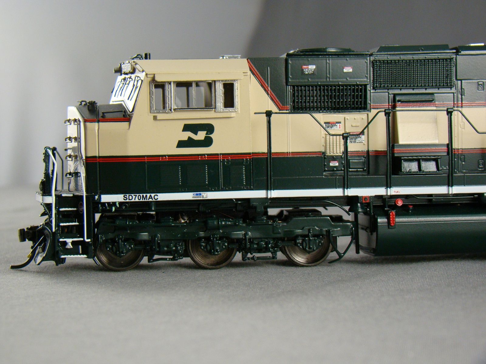 HO Brass OMI 6606.1 Overland BN Executive SD70MAC #9573 - 2001 Run