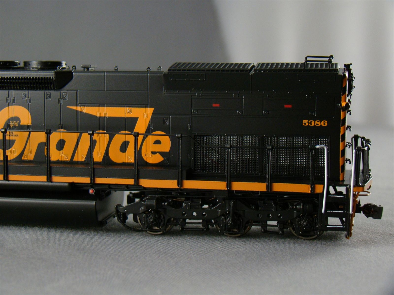 HO OMI Overland Models D&RGW EMD SD40T-2 #5386