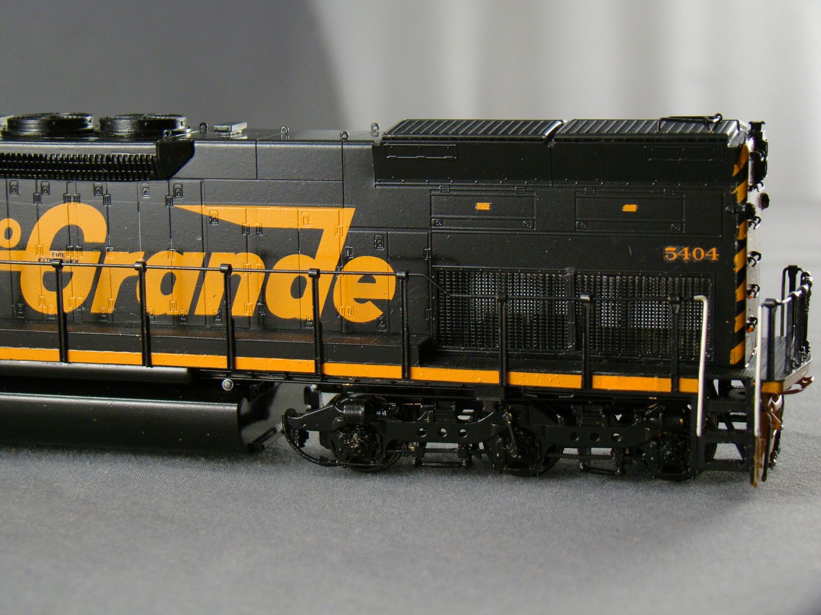 HO OMI Overland Models D&RGW EMD SD40T-2 #5404 Custom