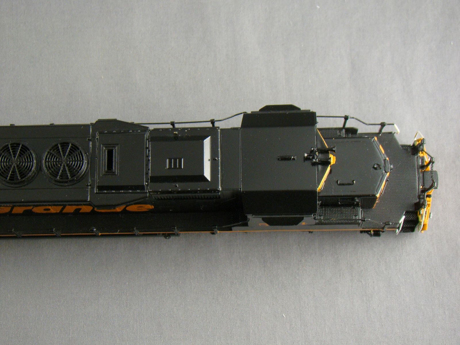 HO OMI Overland Models D&RGW EMD SD40T-2 #5404 Custom