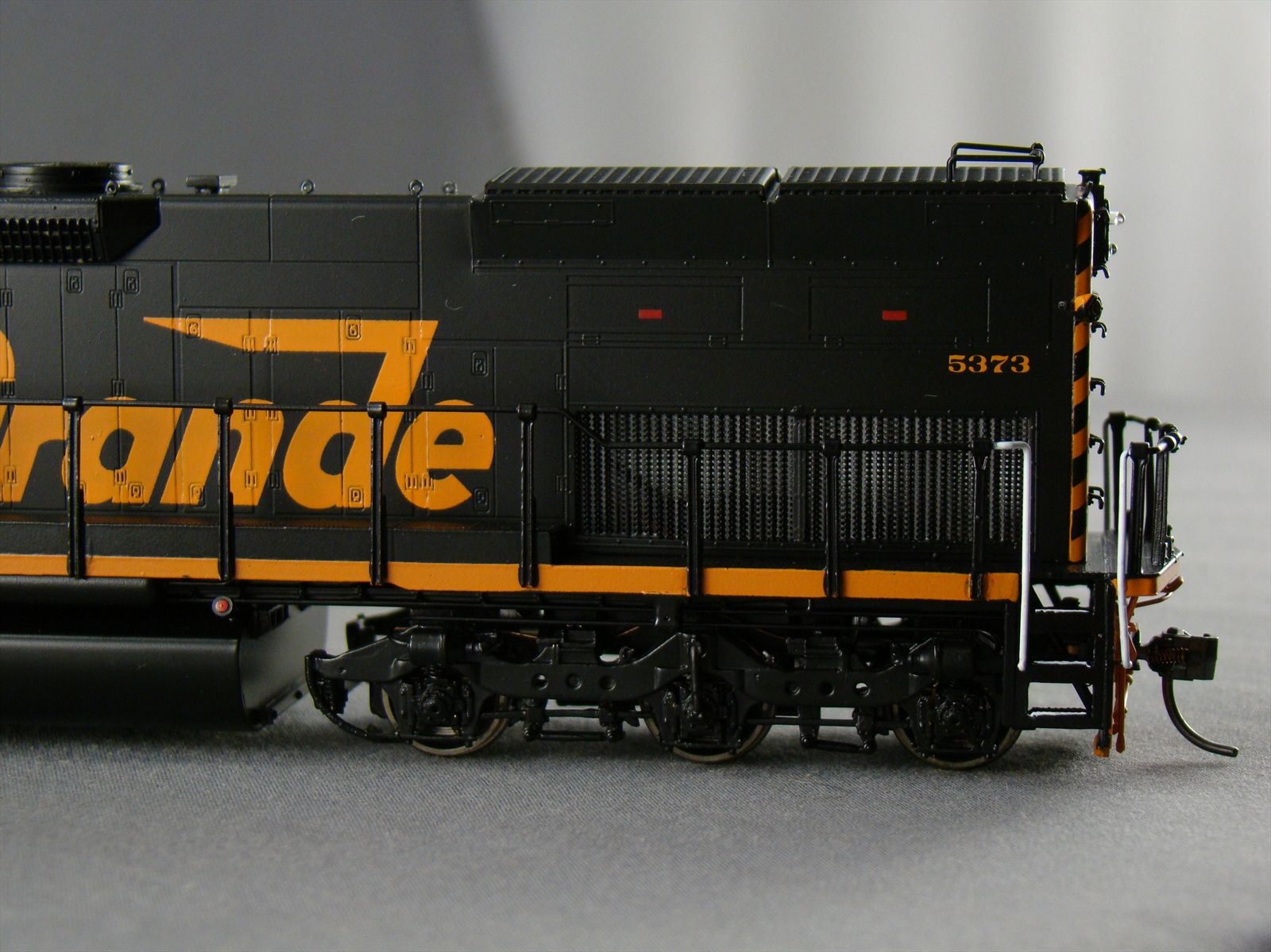 HO OMI Overland Models D&RGW EMD SD40T-2 #5373