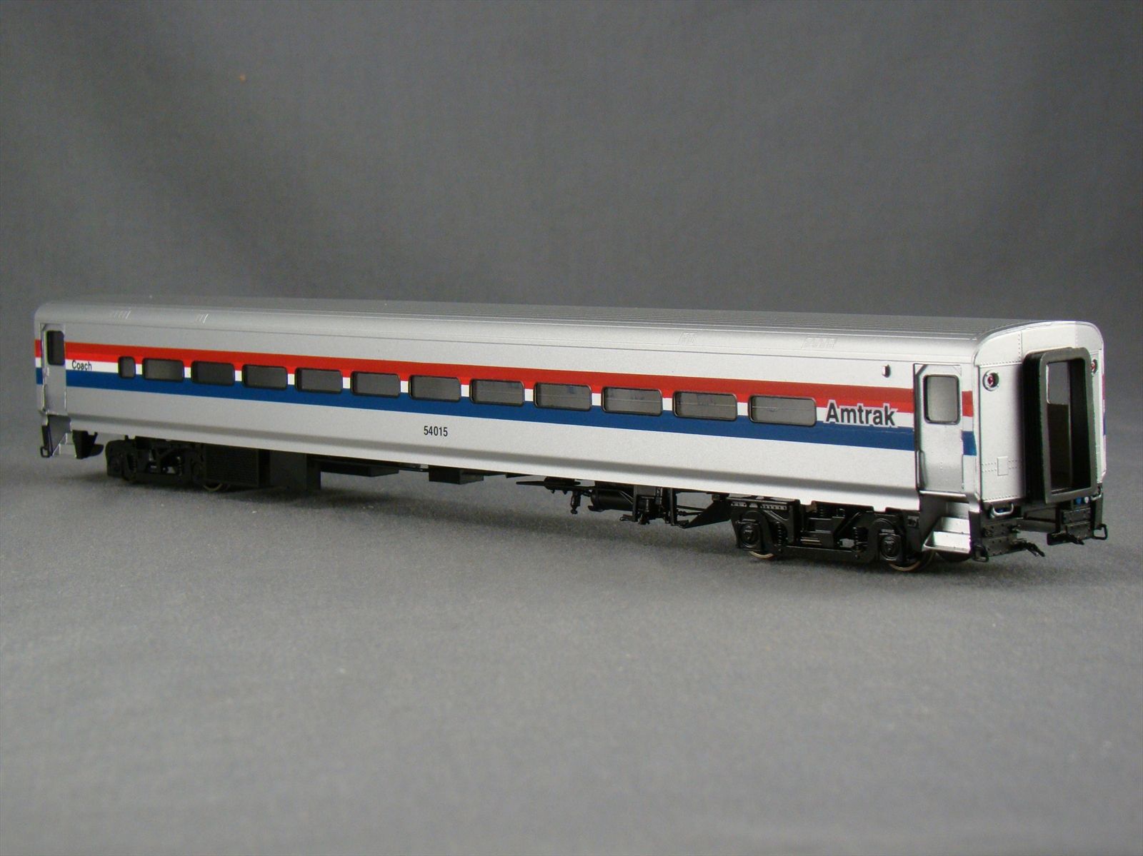 HO OMI AMTRAK Horizon Coach Car #54015