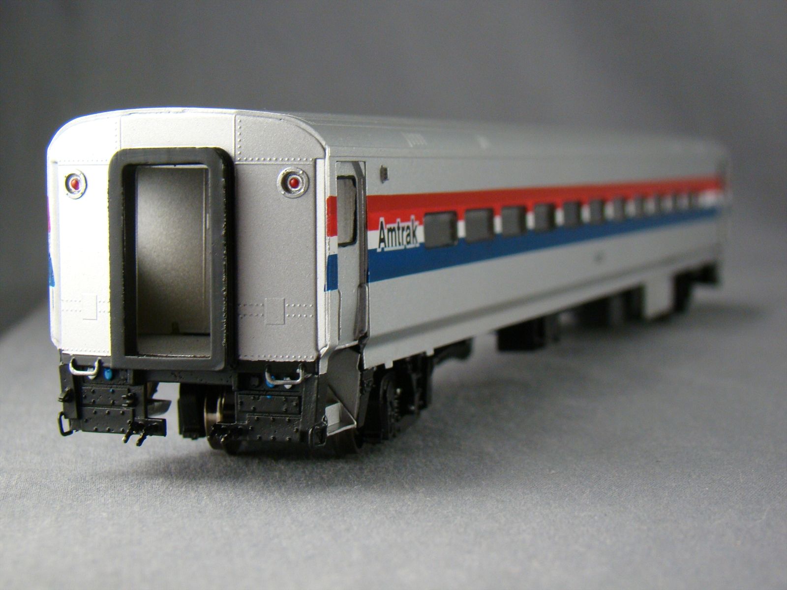 HO OMI AMTRAK Horizon Coach Car #54015