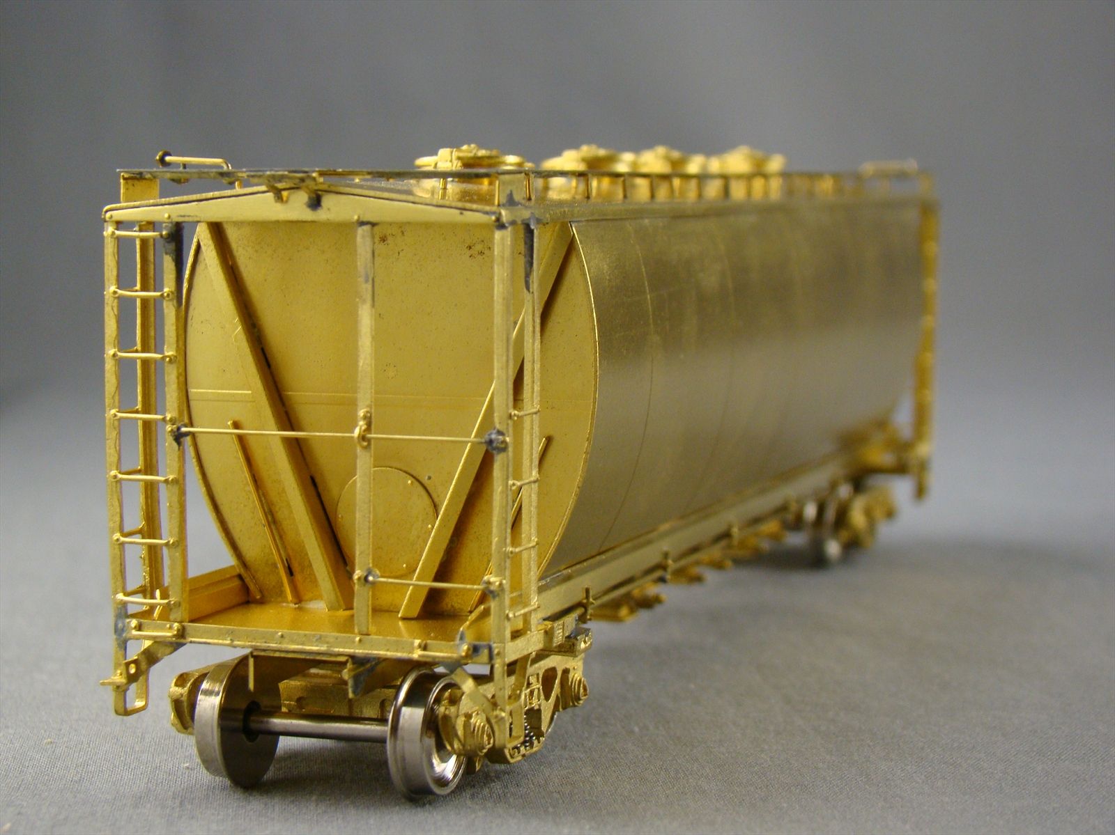 HO OMI 3188 Overland CP Canadian Pacific Tank Cvd Hopper