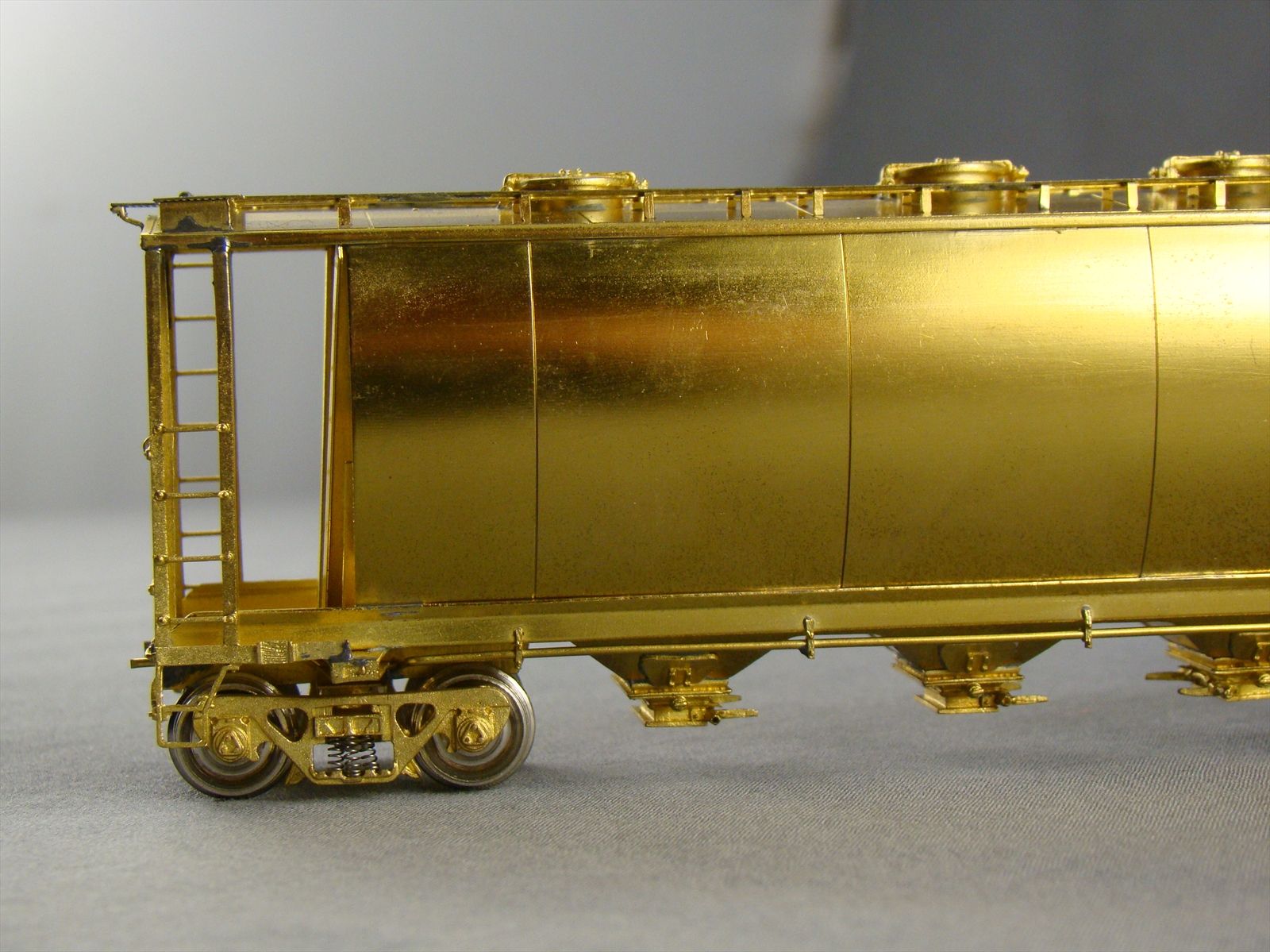 HO OMI 3188 Overland CP Canadian Pacific Tank Cvd Hopper