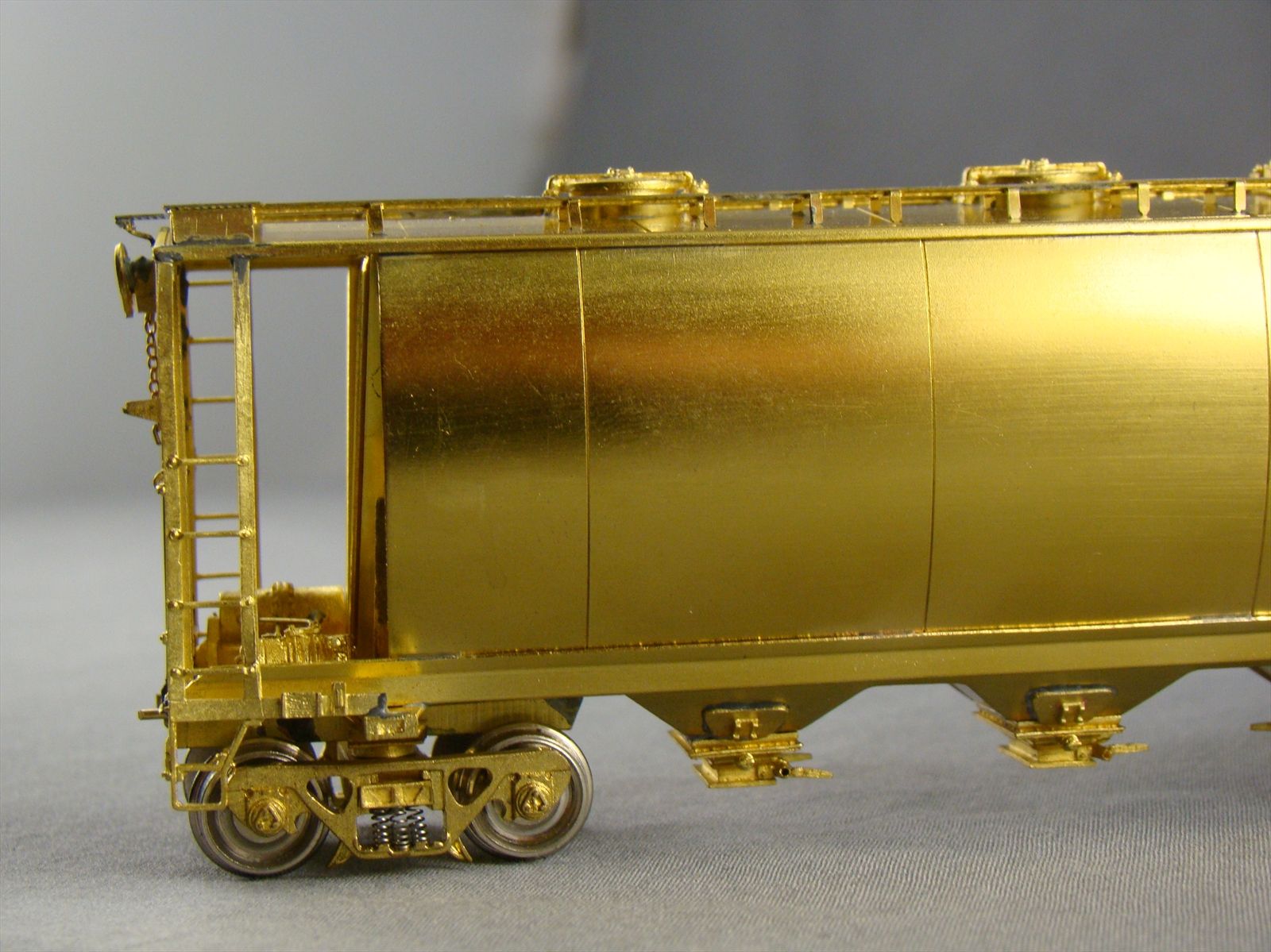 HO OMI 3188 Overland CP Canadian Pacific Tank Cvd Hopper