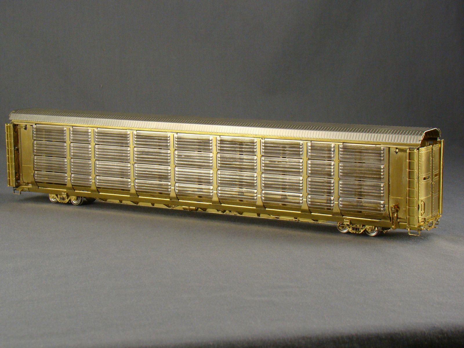 HO OMI 3120 Thrall Bi-Level Enclosed Auto Rack