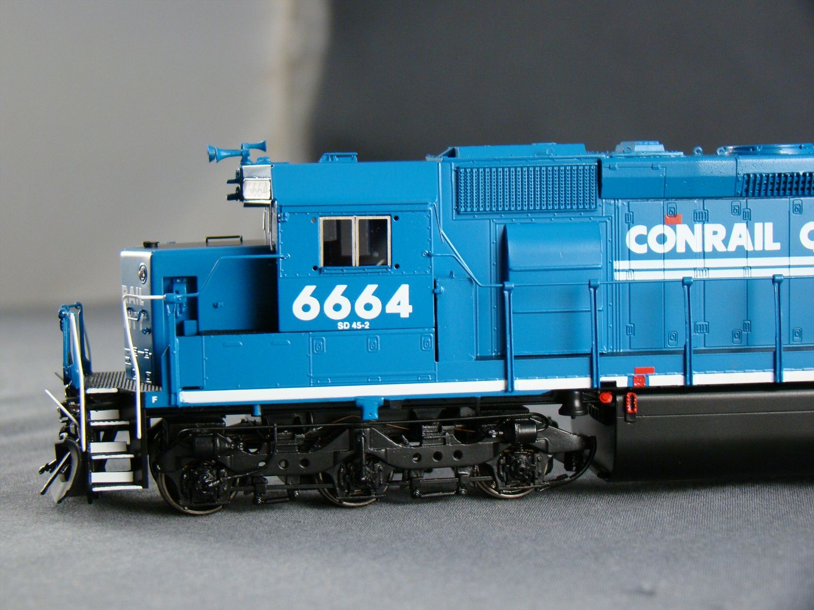 HO OMI 6377.1 Conrail SD45-2 Diesel #6664