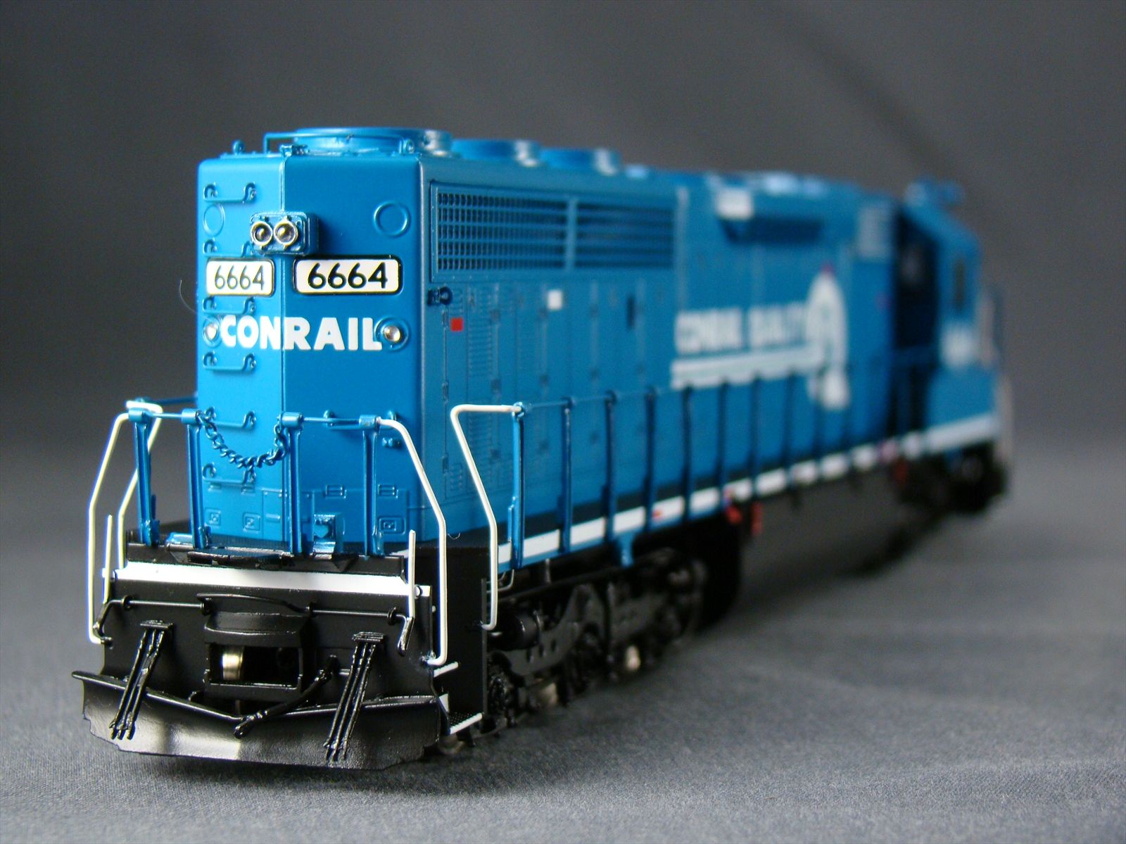 HO OMI 6377.1 Conrail SD45-2 Diesel #6664