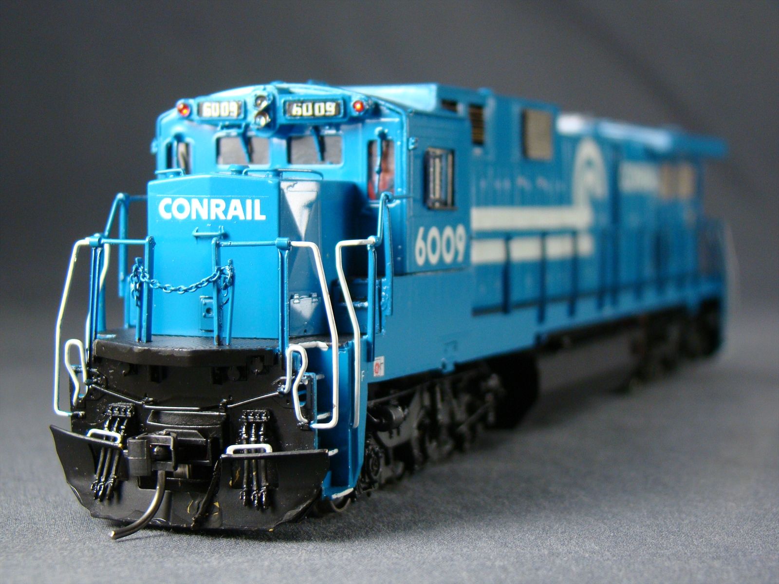 HO OMI Custom Conrail GE C39-8 Diesel #6009
