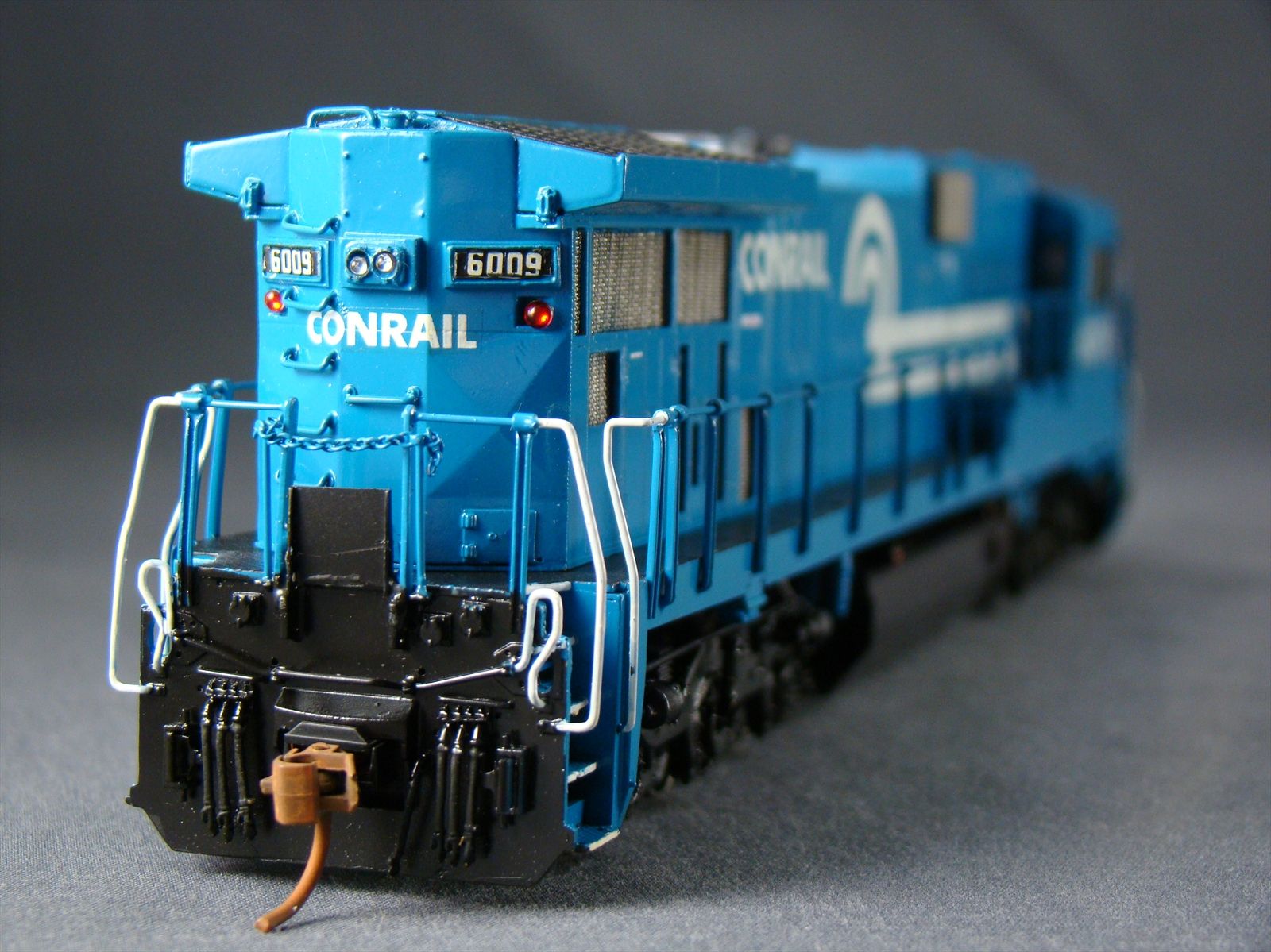 HO OMI Custom Conrail GE C39-8 Diesel #6009