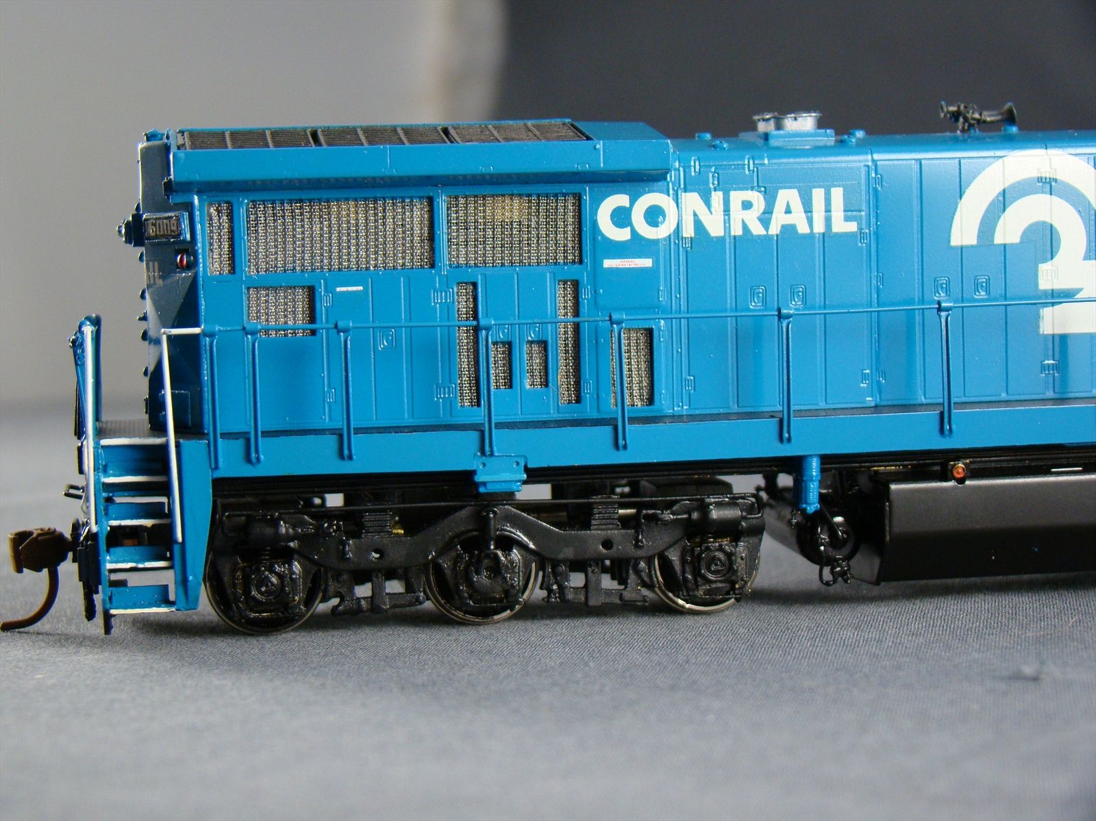 HO OMI Custom Conrail GE C39-8 Diesel #6009