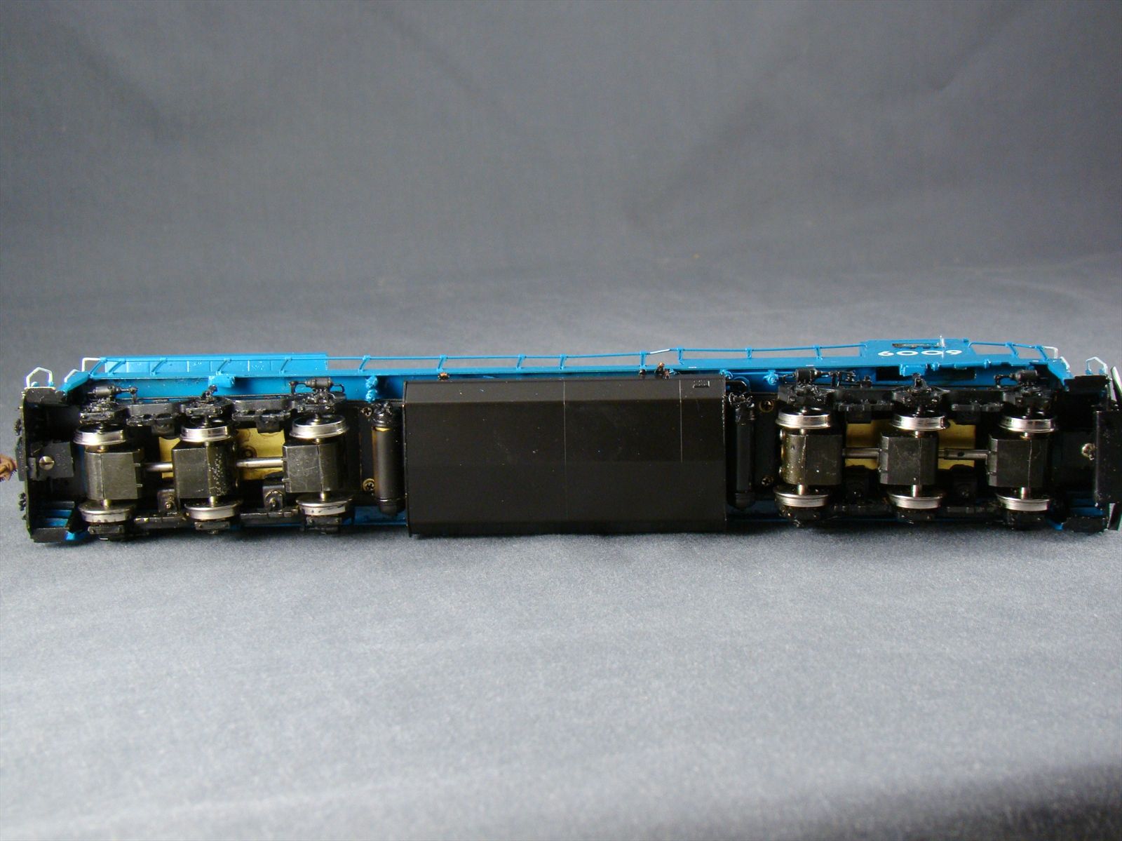 HO OMI Custom Conrail GE C39-8 Diesel #6009