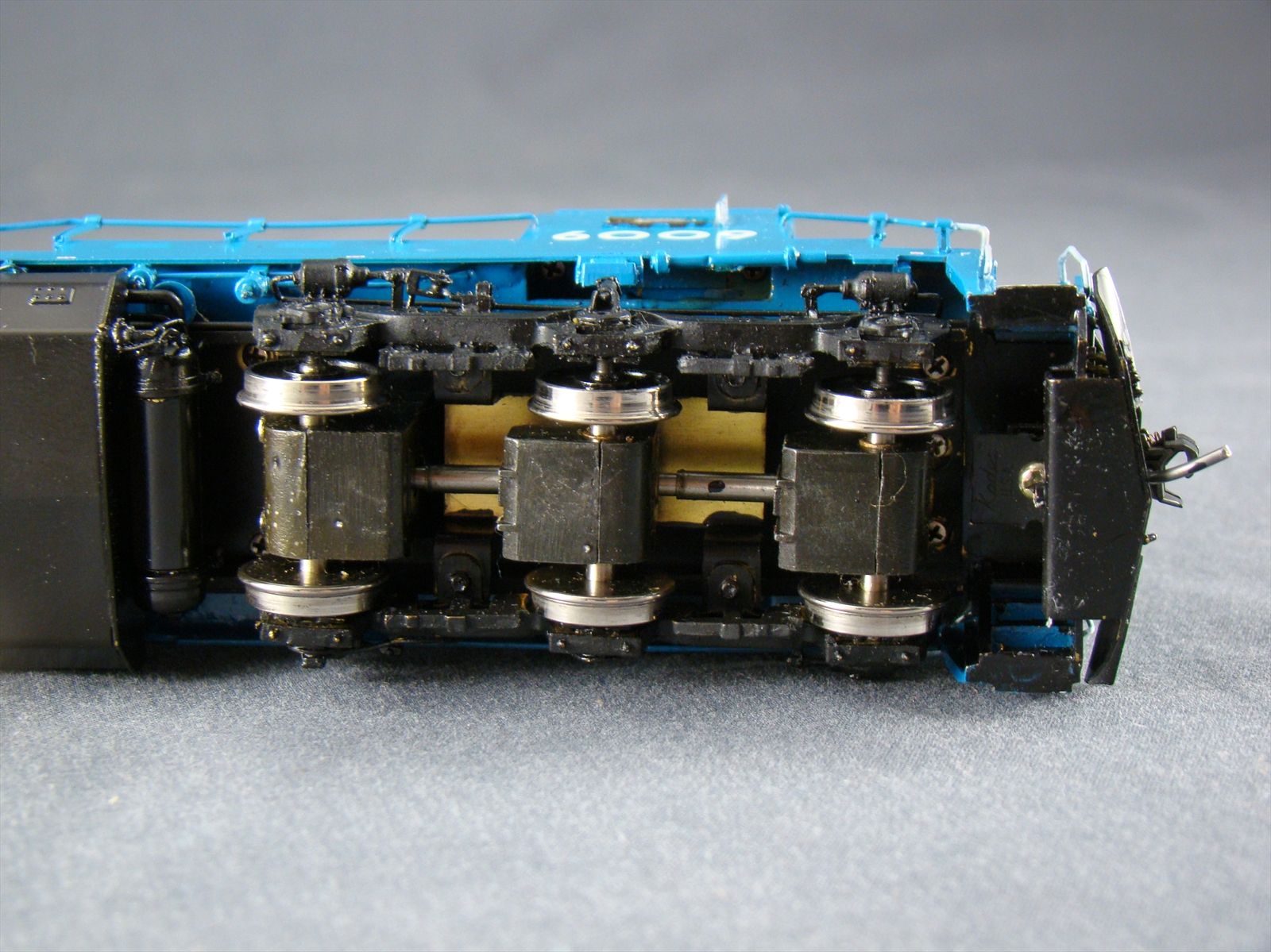 HO OMI Custom Conrail GE C39-8 Diesel #6009