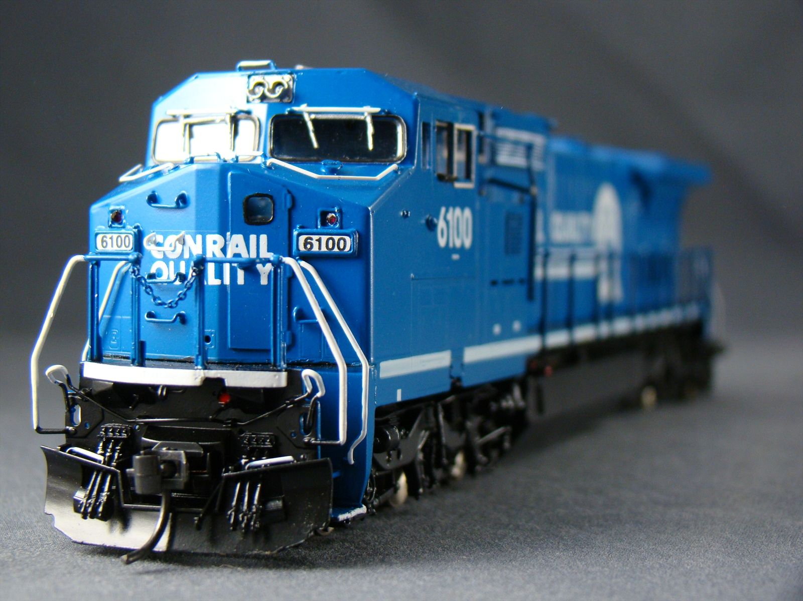 HO OMI 5840.1 Conrail GE DASH 8-40CW Diesel #6100