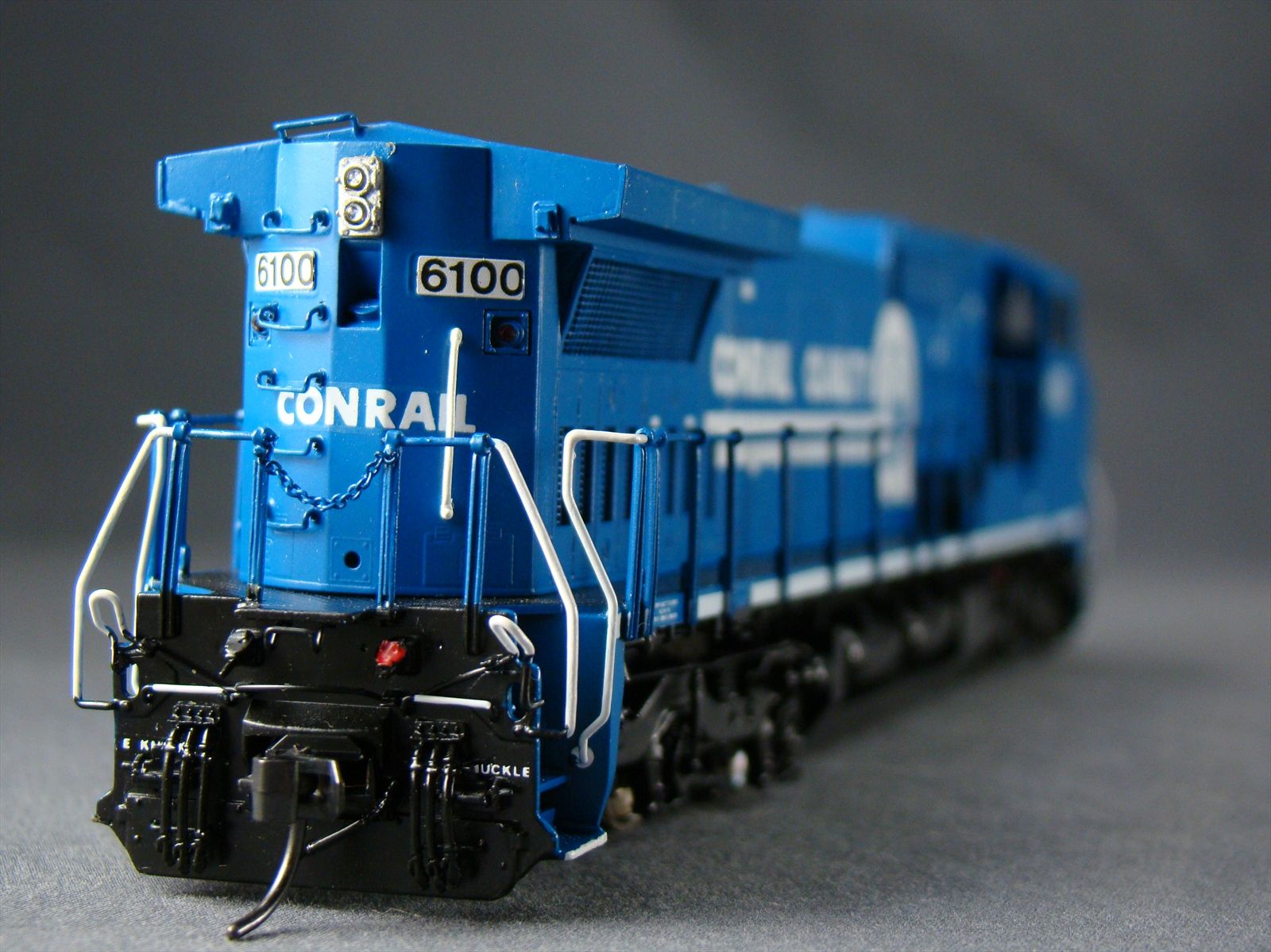 HO OMI 5840.1 Conrail GE DASH 8-40CW Diesel #6100