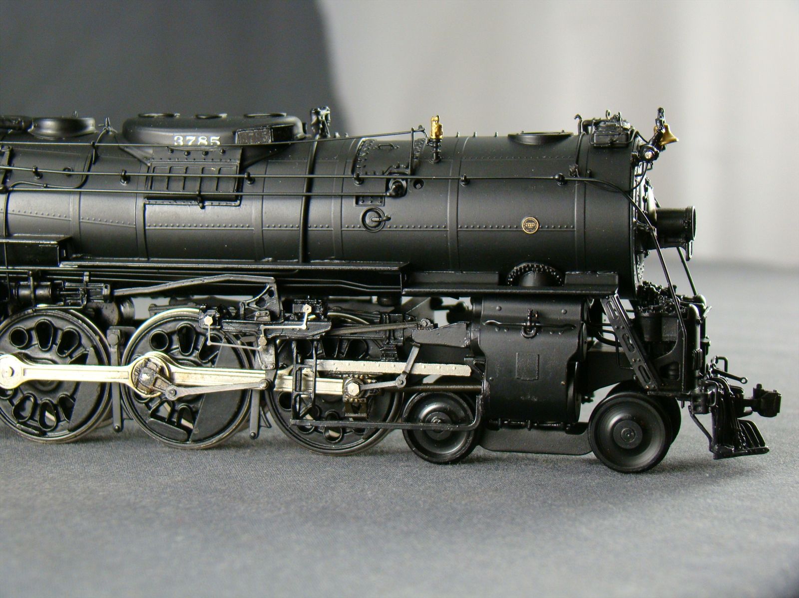 HO Hallmark Super Crown AT&SF 4-8-4 #3785 Original