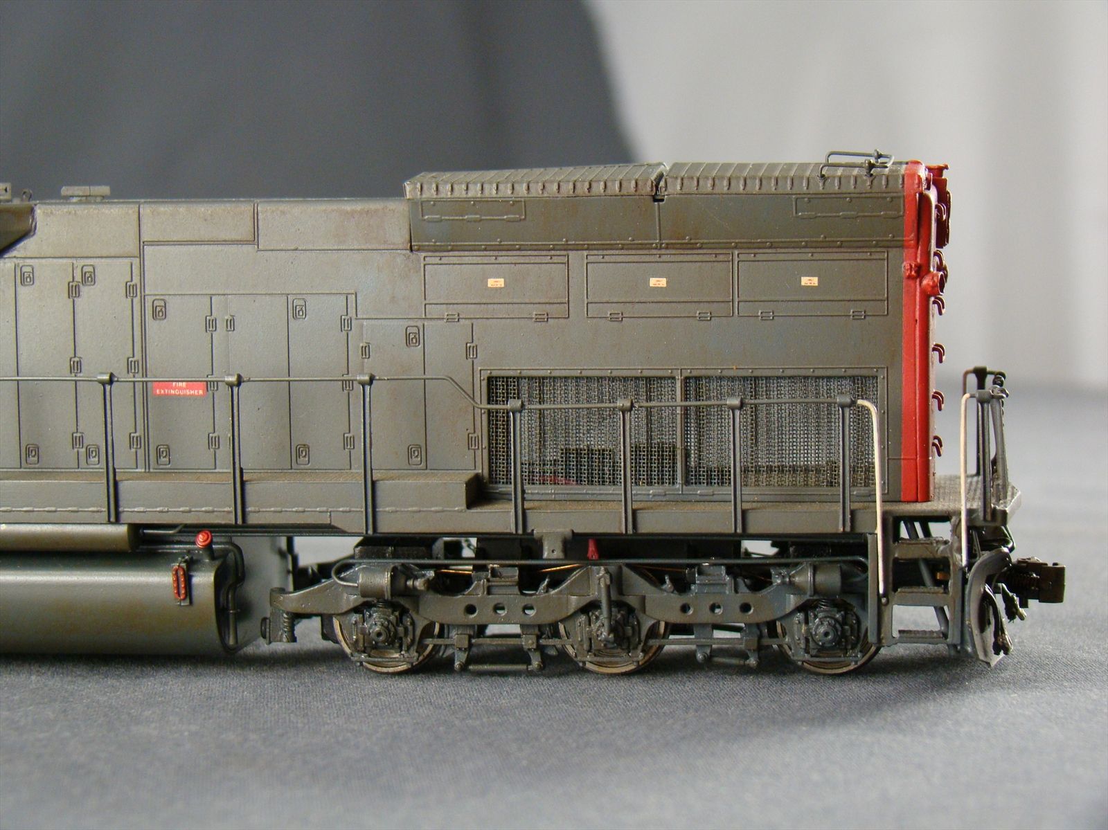 HO OMI 5771 Custom Weathered SP Southern Pacific SD45T-2 #6841