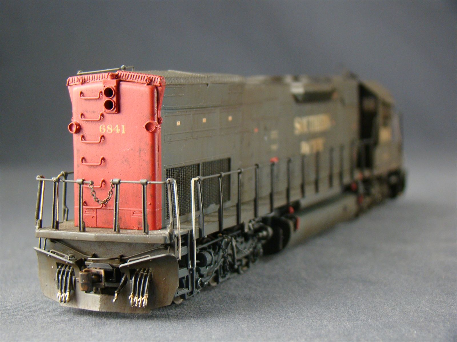 HO OMI 5771 Custom Weathered SP Southern Pacific SD45T-2 #6841