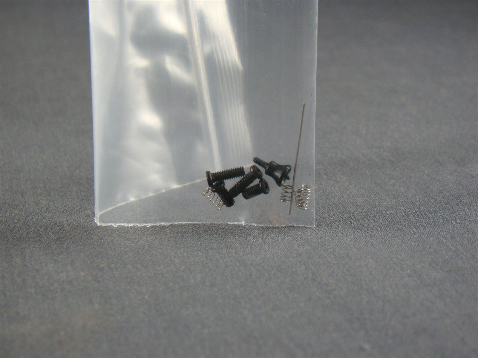 HO OMI DM&IR SD18 #303 Maroon/Yellow