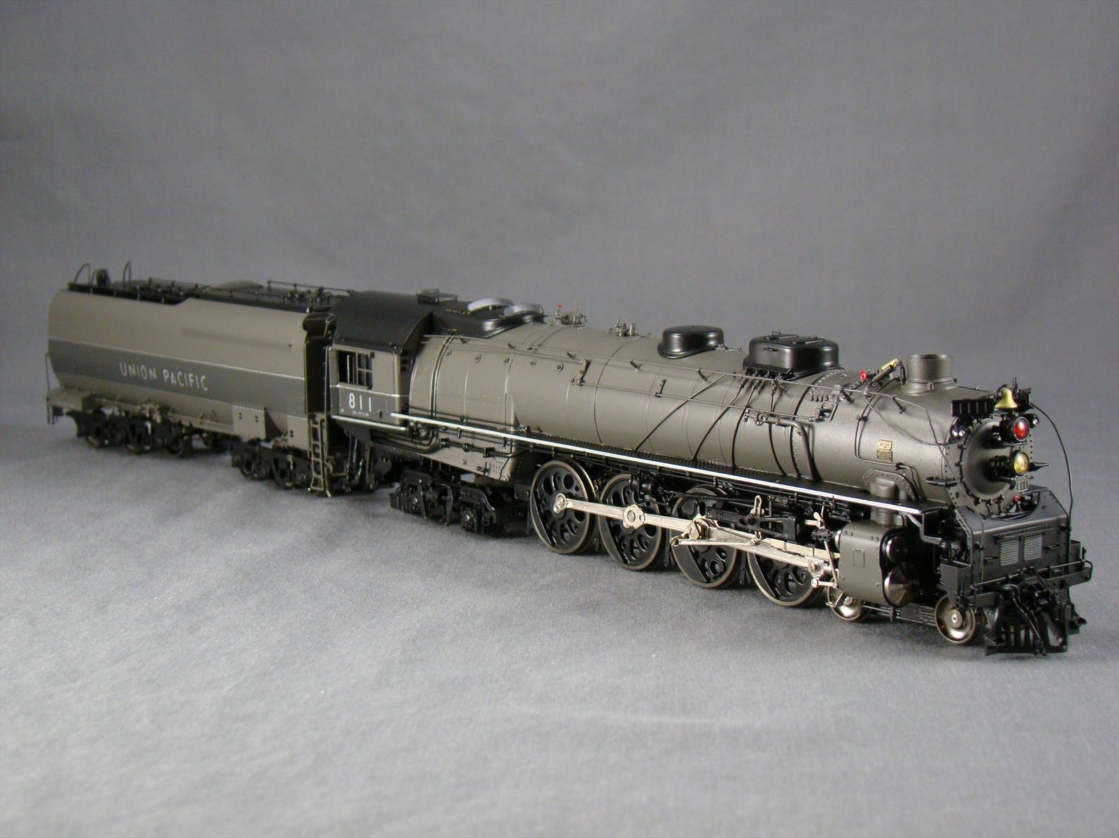 HO OMI 4532.1 UP Union Pacific FEF-1 4-8-4 Two-Tone Gray #811