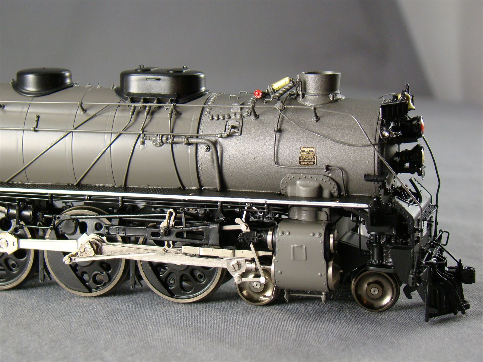 HO OMI 4532.1 UP Union Pacific FEF-1 4-8-4 Two-Tone Gray #811