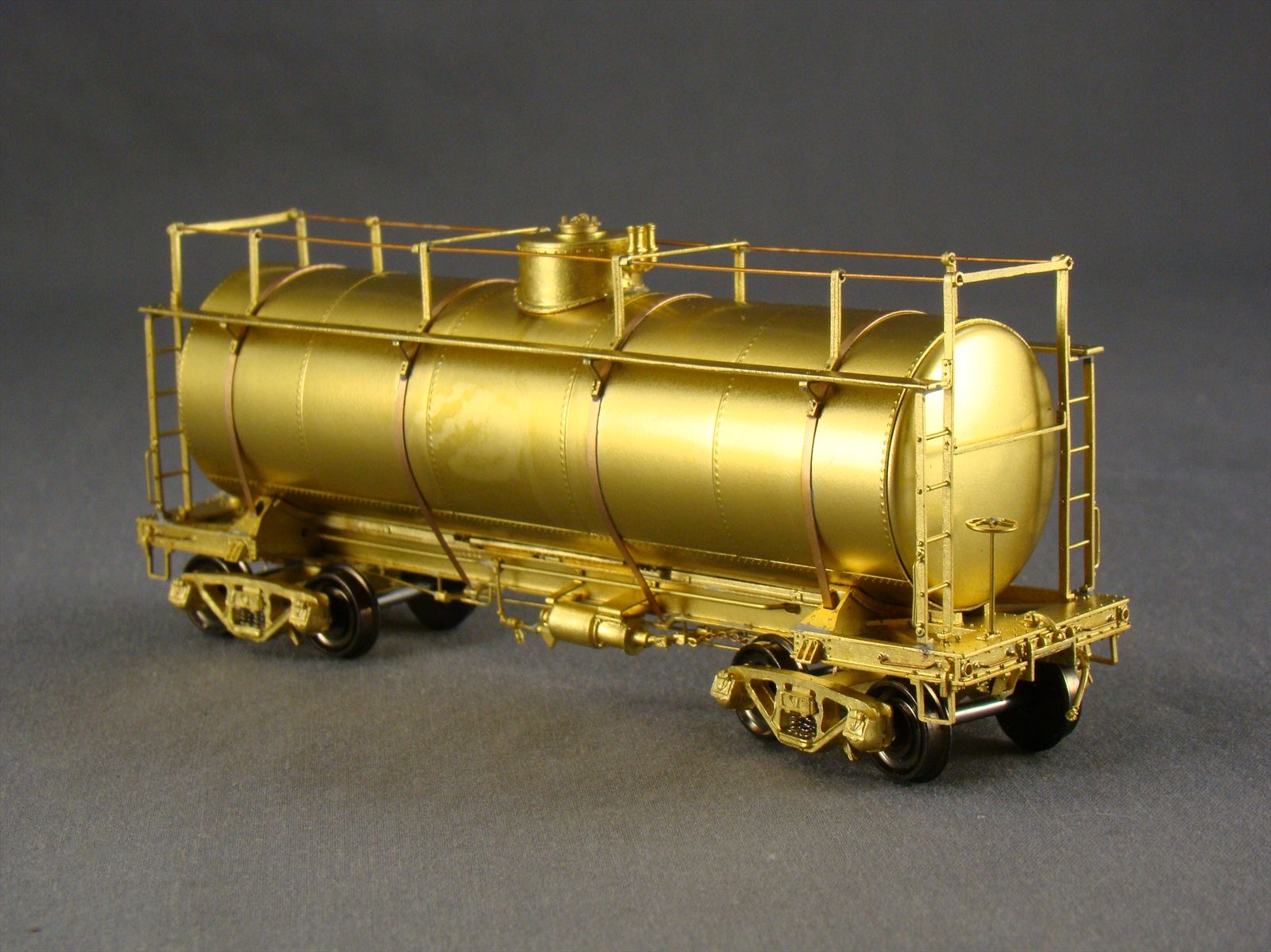 HO W&R, AC&F 10,000 Gallon High Walkway Tank Car