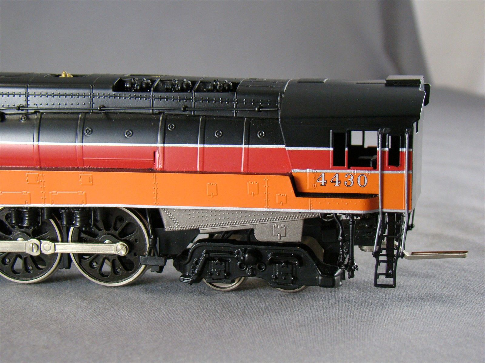HO Key SP Southern Pacific 4-8-4 GS-4 Daylight #4430